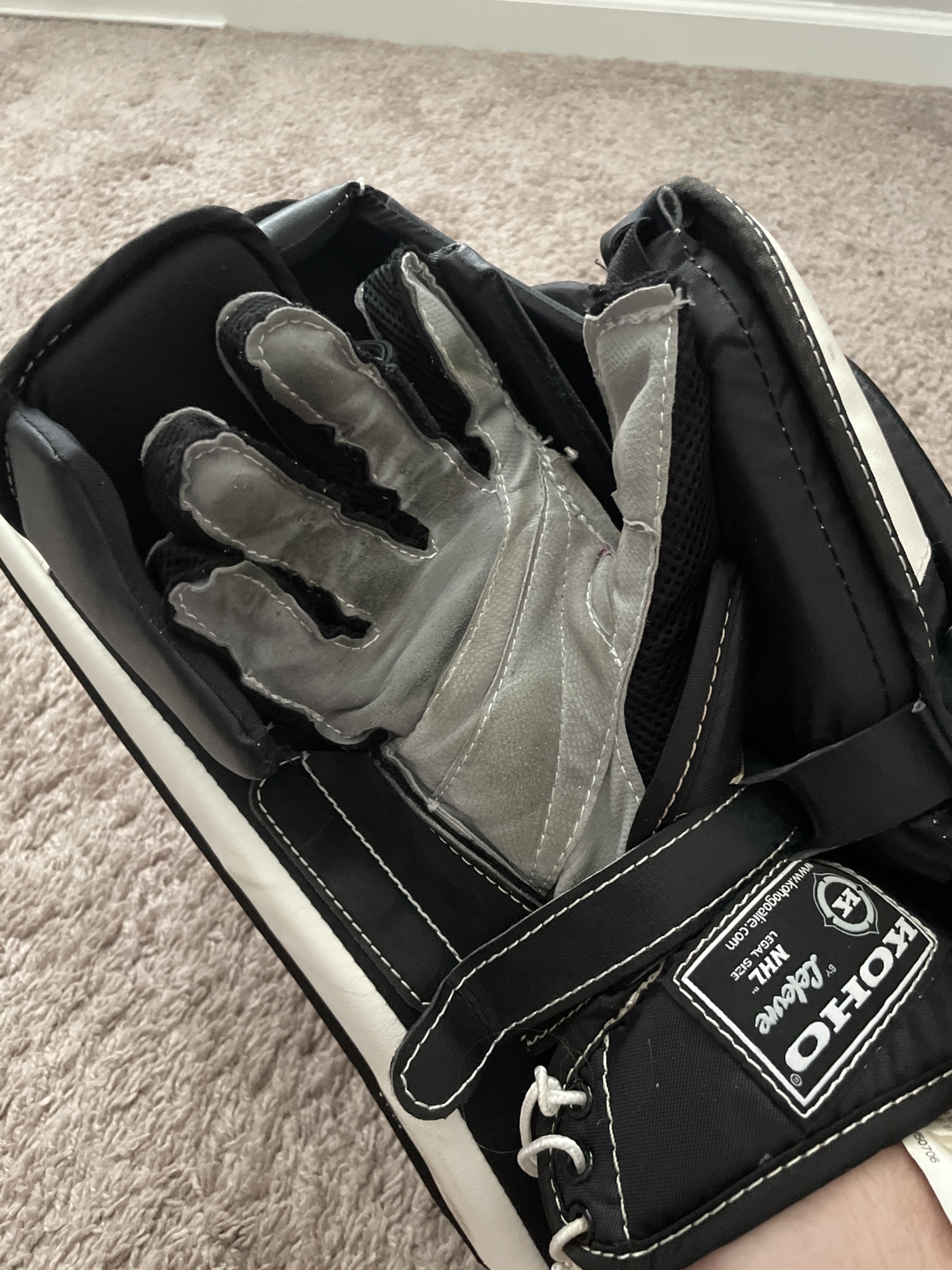 Koho Revolution 585 Senior Goalie Blocker | SidelineSwap