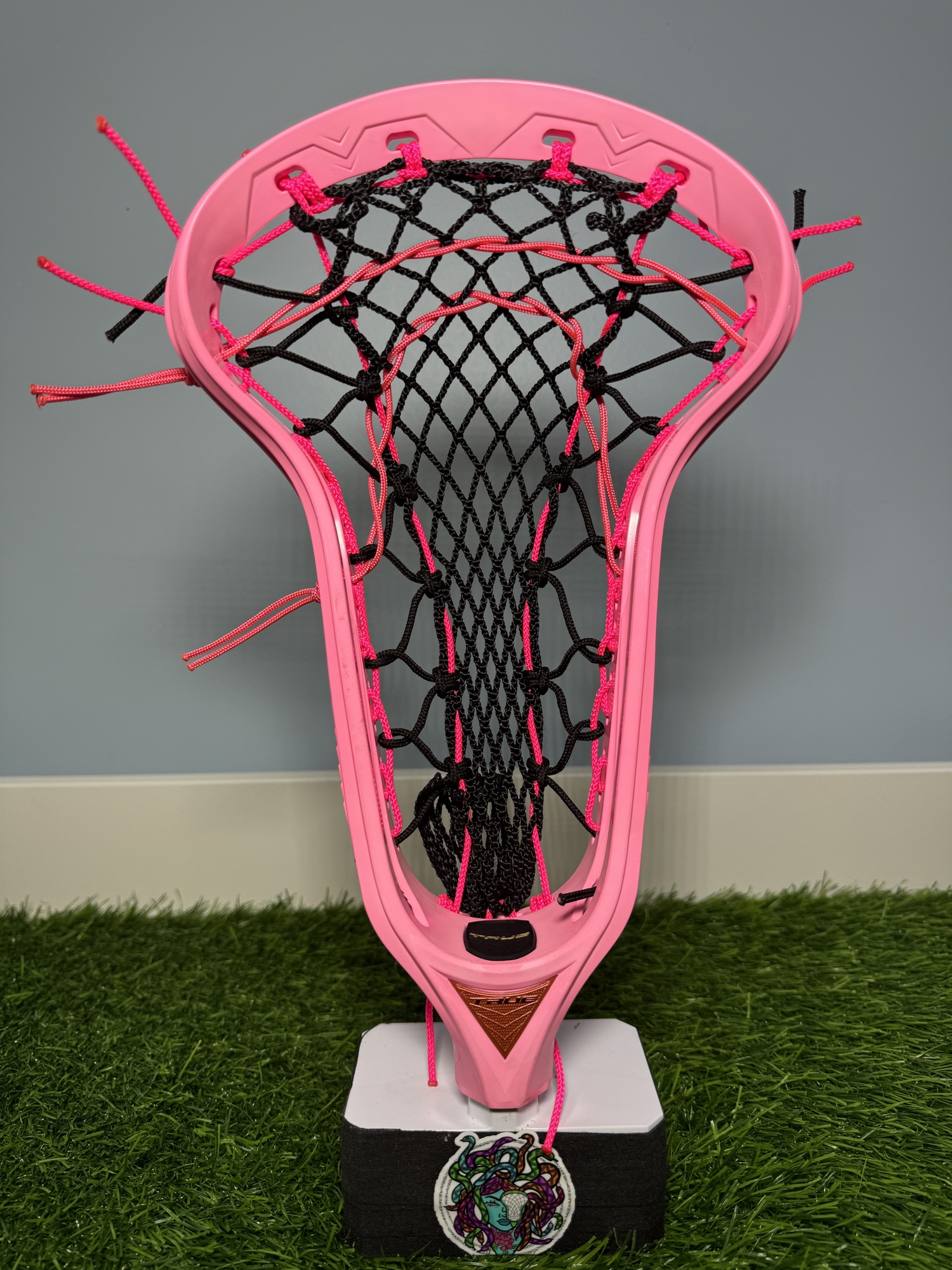 TRUE Lynx (neon Pink) | SidelineSwap
