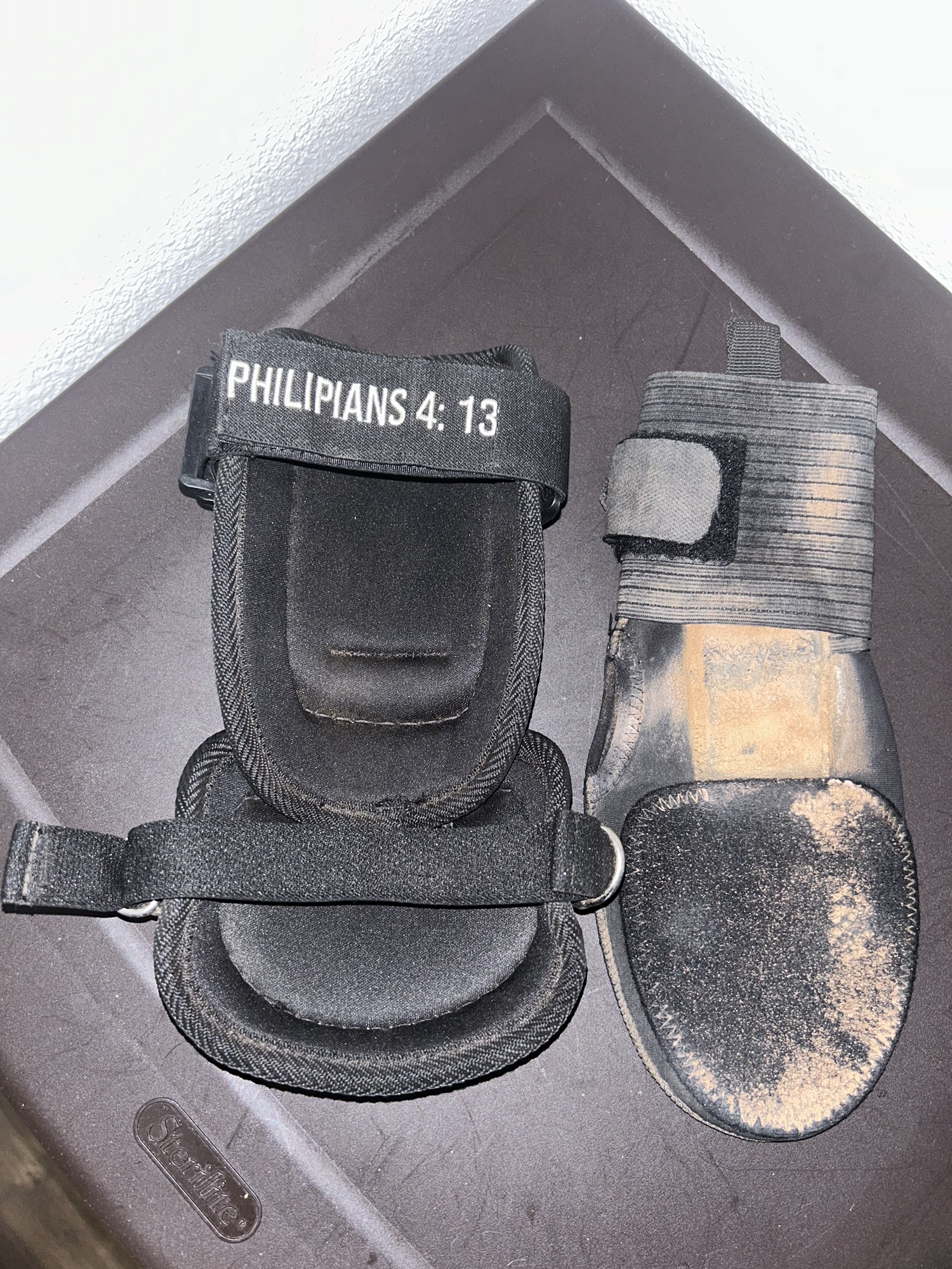 Evoshield sliding mitt and elbow guard | SidelineSwap