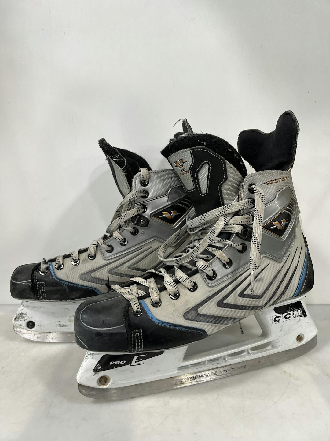 Used Ccm Vector 88 Senior 11 Ice Hockey Skates | SidelineSwap