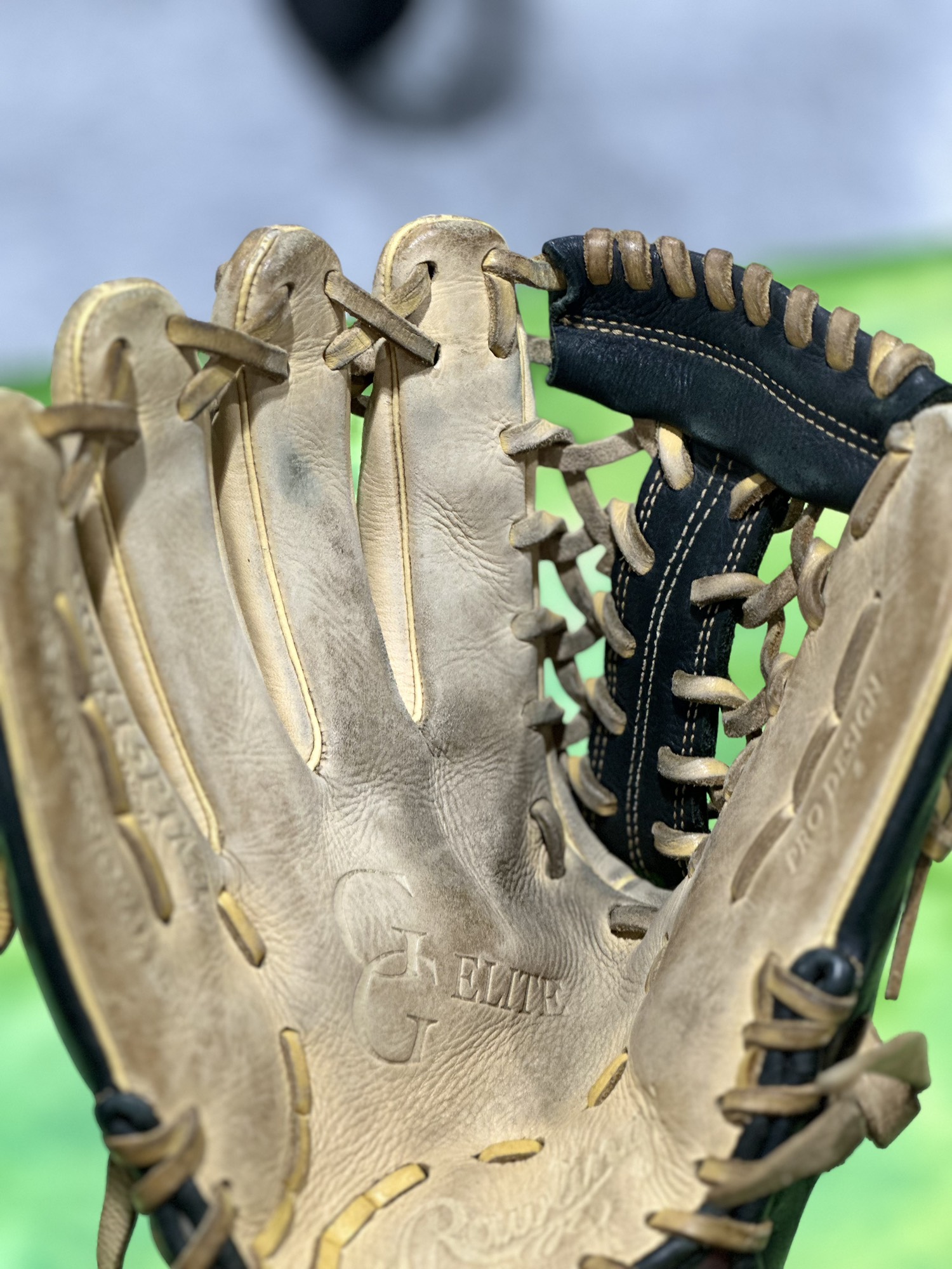 Brown Used Rawlings Gold Glove Elite Left Hand Throw Outfield Baseball Glove 11.5" | SidelineSwap