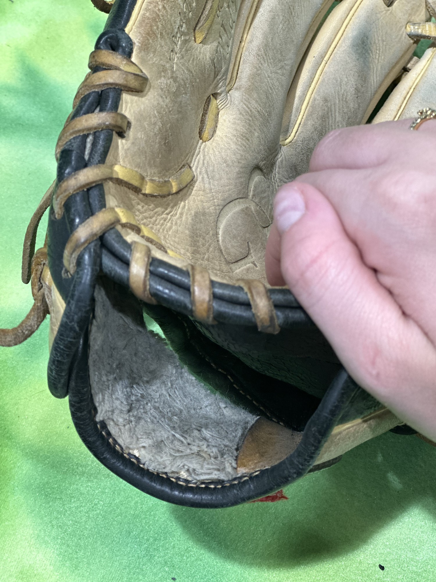 Brown Used Rawlings Gold Glove Elite Left Hand Throw Outfield Baseball Glove 11.5" | SidelineSwap