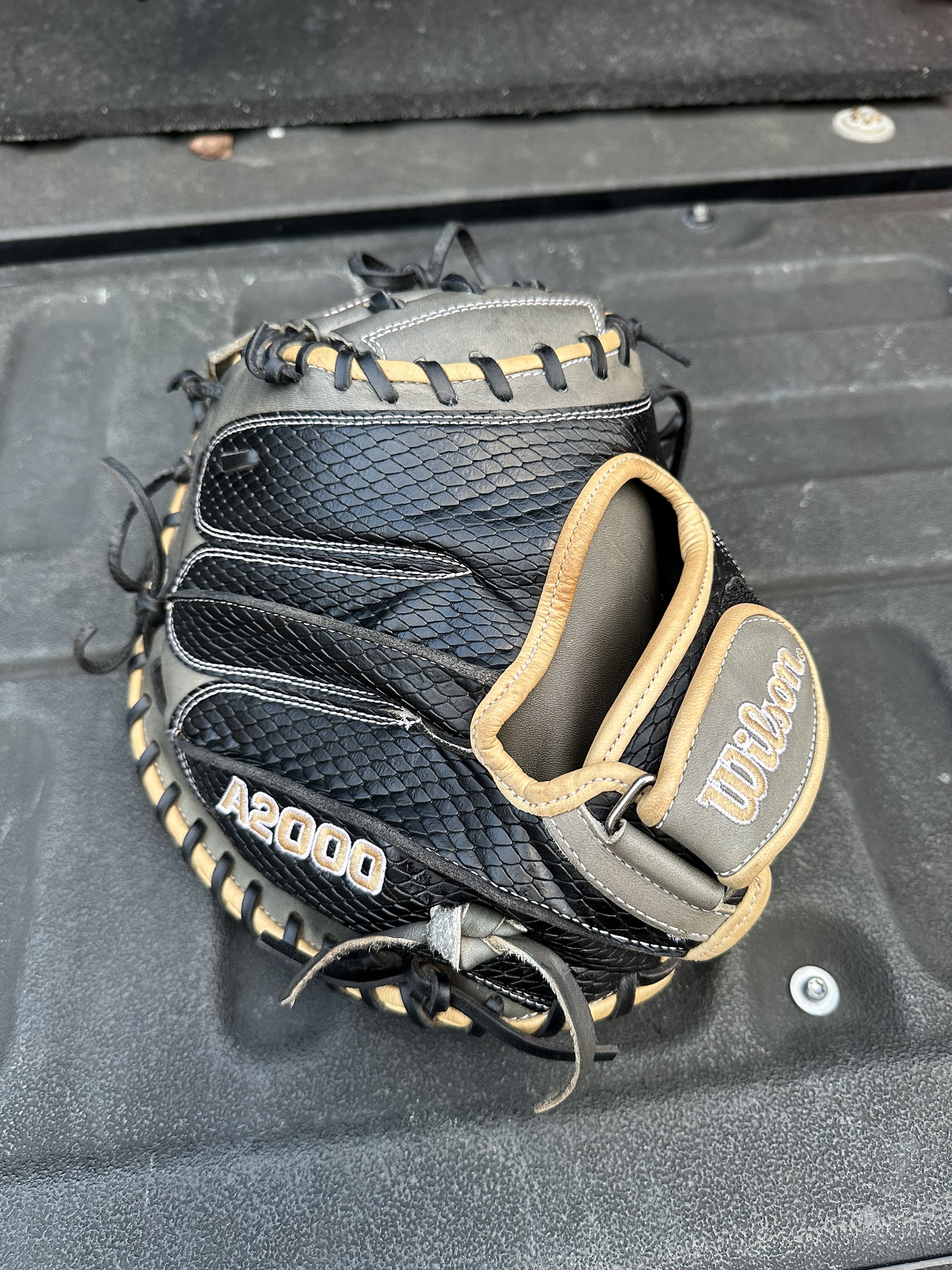 Wilson A2000 Catcher’s Glove | SidelineSwap