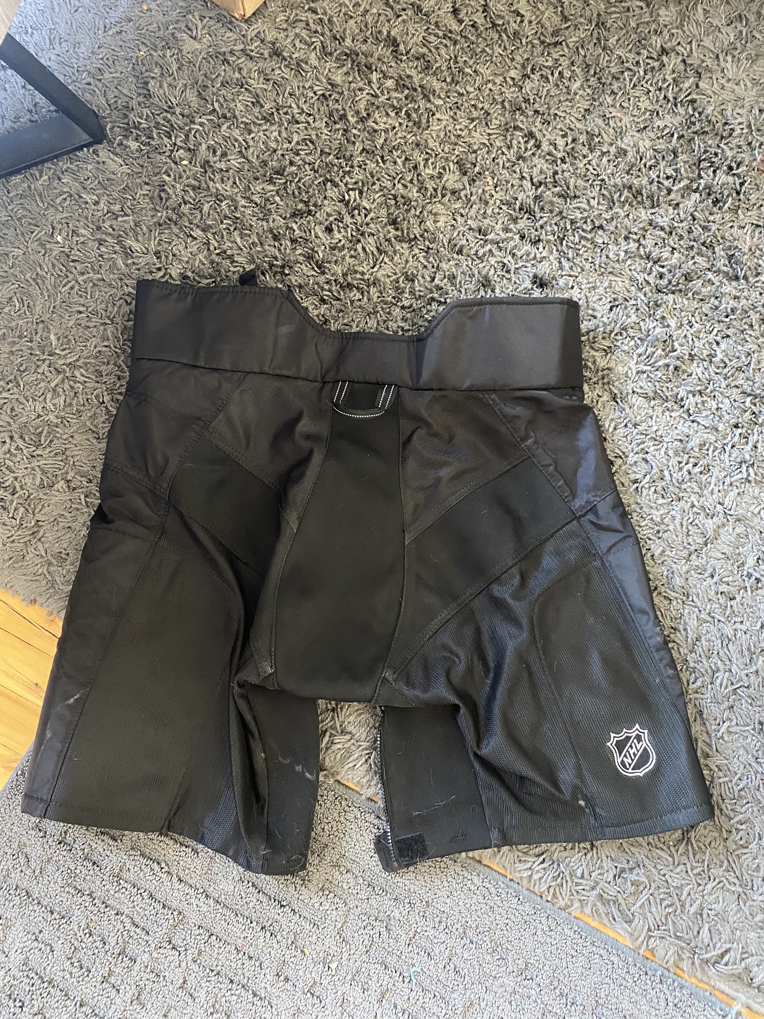 NHL Black Pro Stock Bauer Shell hockey Shell Large | SidelineSwap