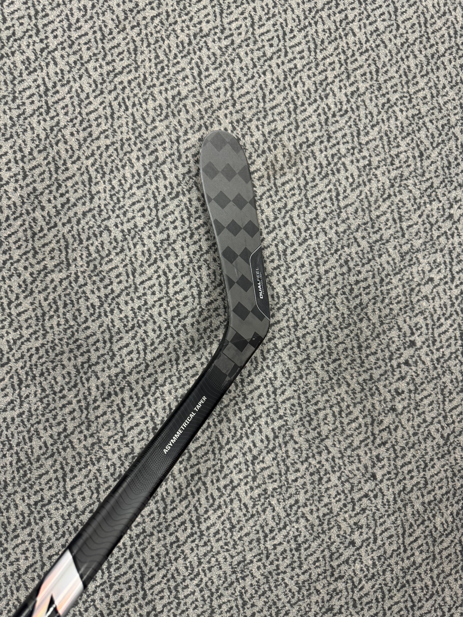 CCM Chrome Trigger 8 Pro 75 flex P28 curve left hand stick | SidelineSwap