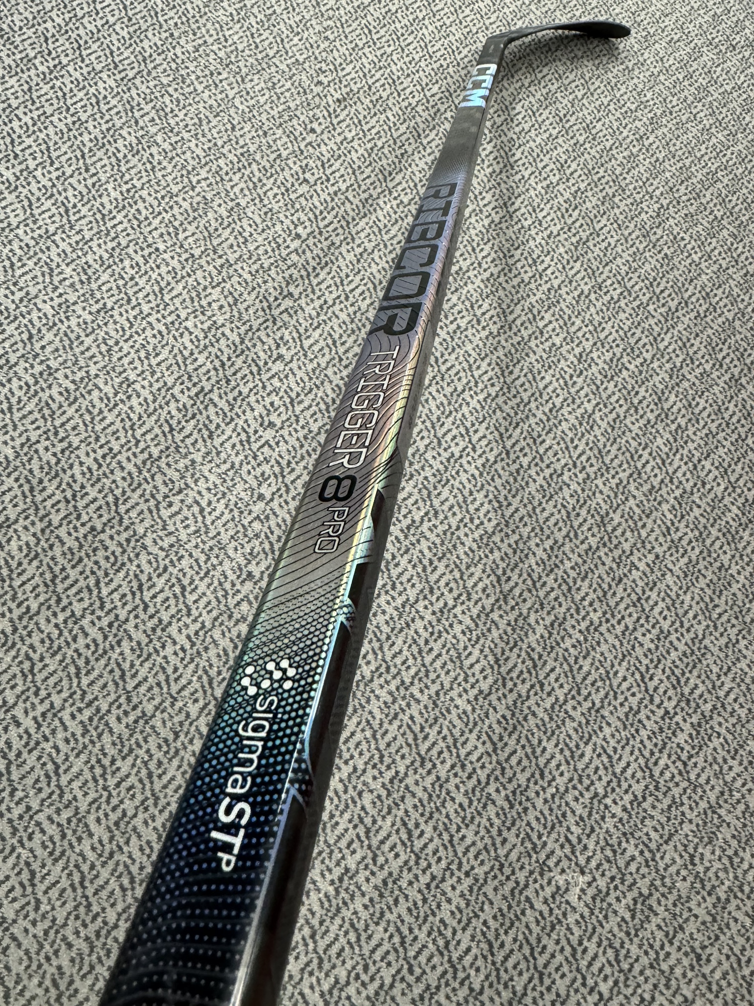 CCM Chrome Trigger 8 Pro 65 flex P28 curve left hand stick | SidelineSwap