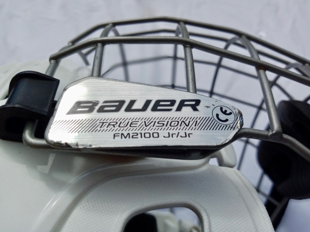Bauer True Vision FM2100 Junior Hockey Helmet with cage and straps White Jr | SidelineSwap
