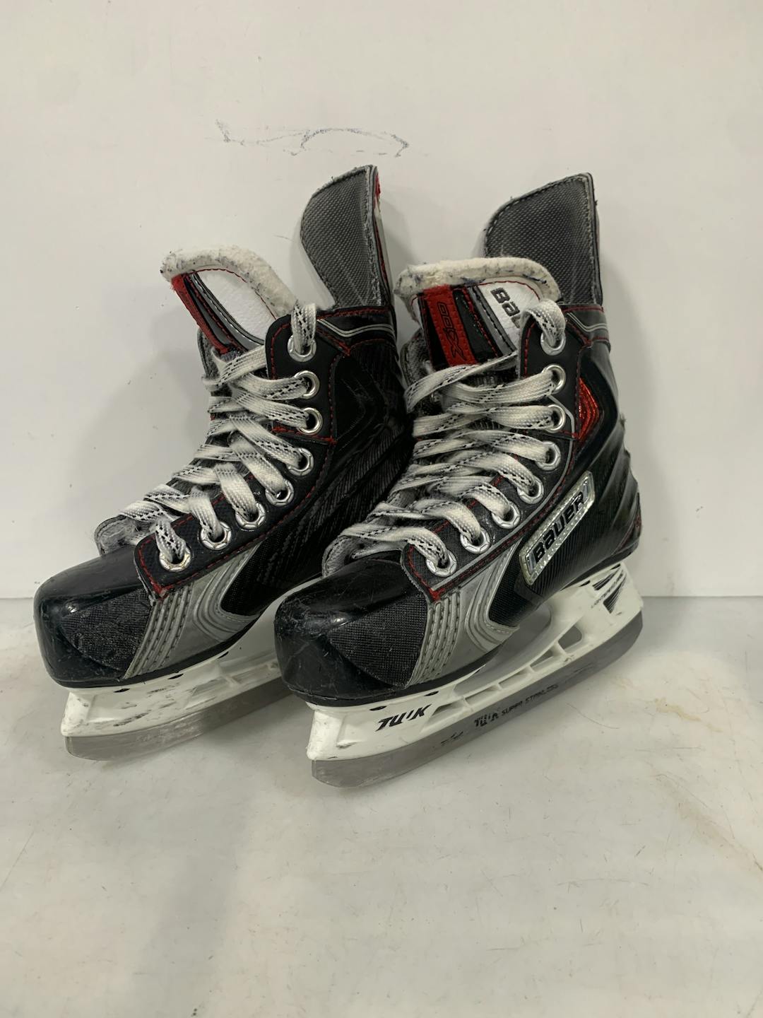 Used Bauer Vap X100 Youth 10.5 Ice Hockey Skates | SidelineSwap