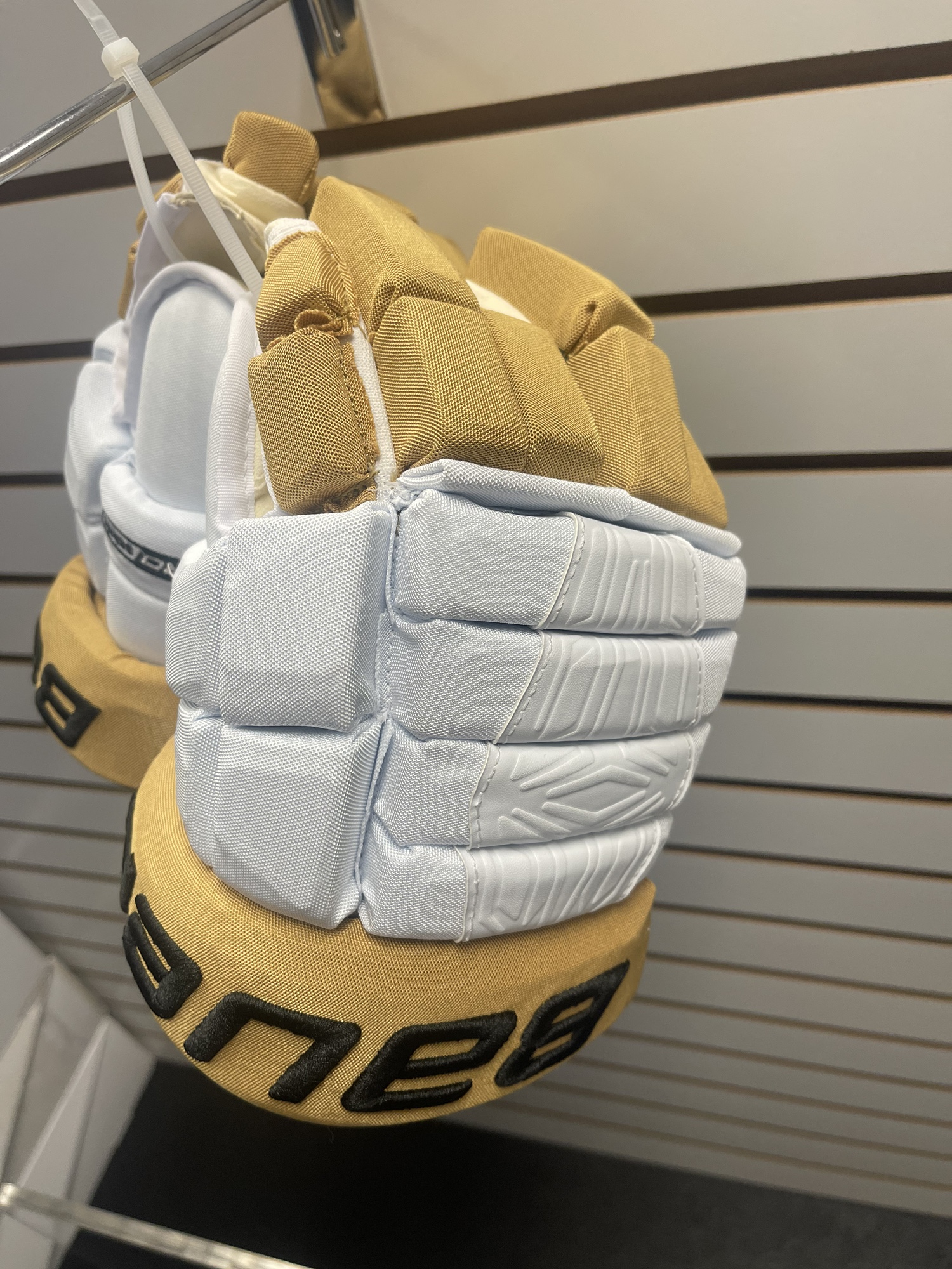 Bauer pro series glove Vegas - KANE 88 | SidelineSwap