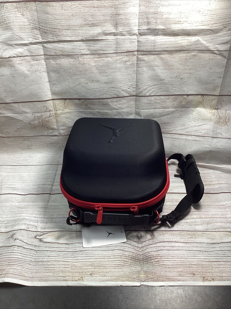 NIKE Air Jordan Hat Case Jumpman Protective BAG BRED MA0763 One Size ...