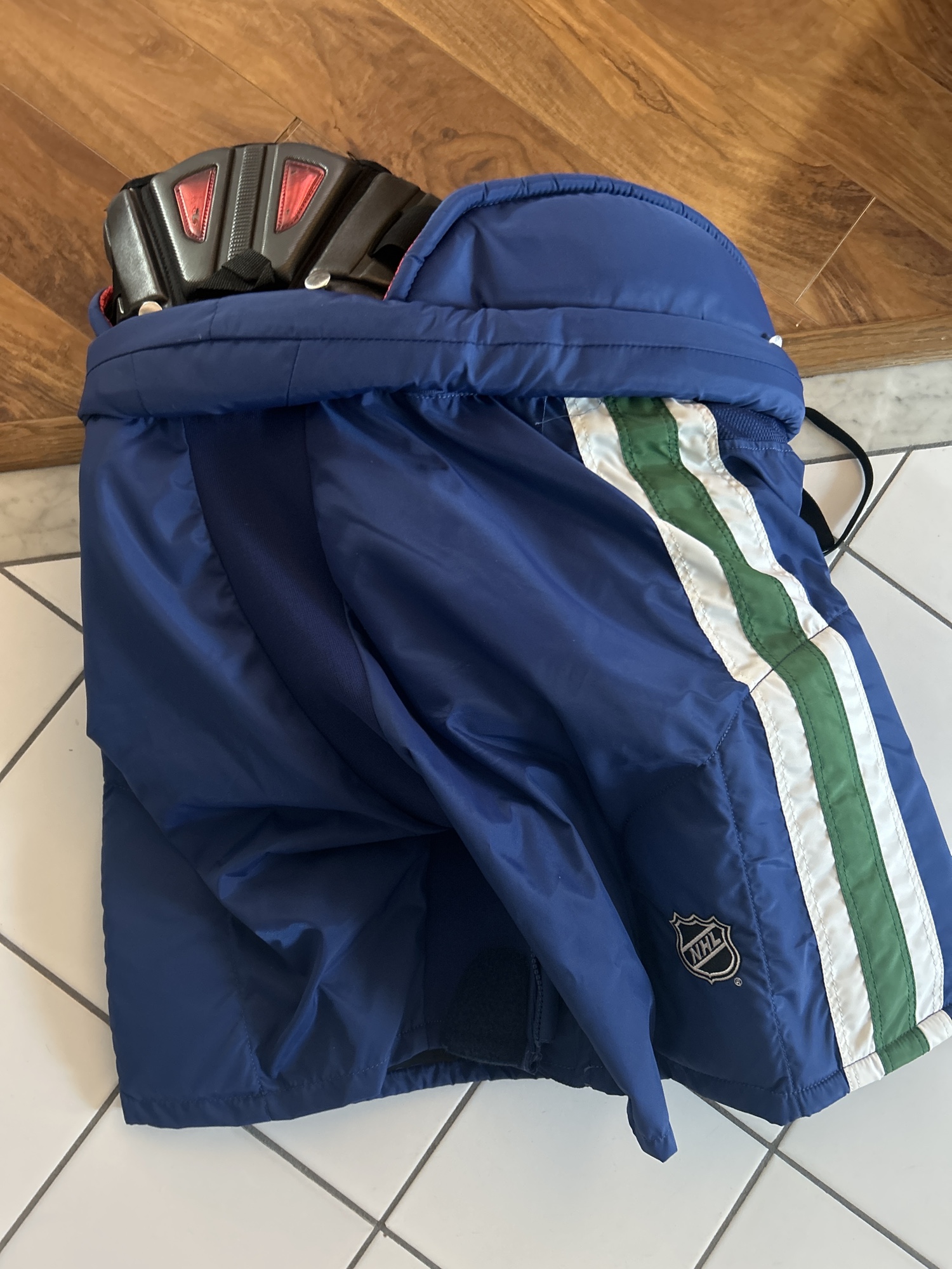 Vancouver Canucks Used Senior CCM Pro Stock HP45 Hockey Pants ...