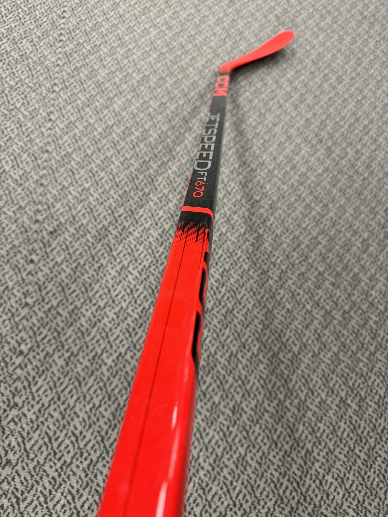 CCM Jetspeed FT670 50 flex P28 curve right hand stick | SidelineSwap