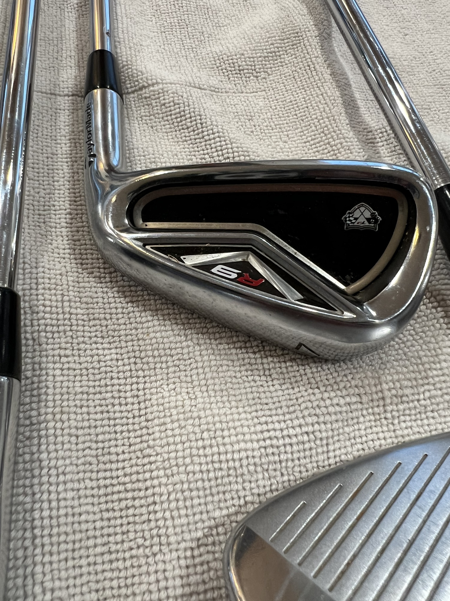 TaylorMade R9 TP iron set 3-PW | SidelineSwap