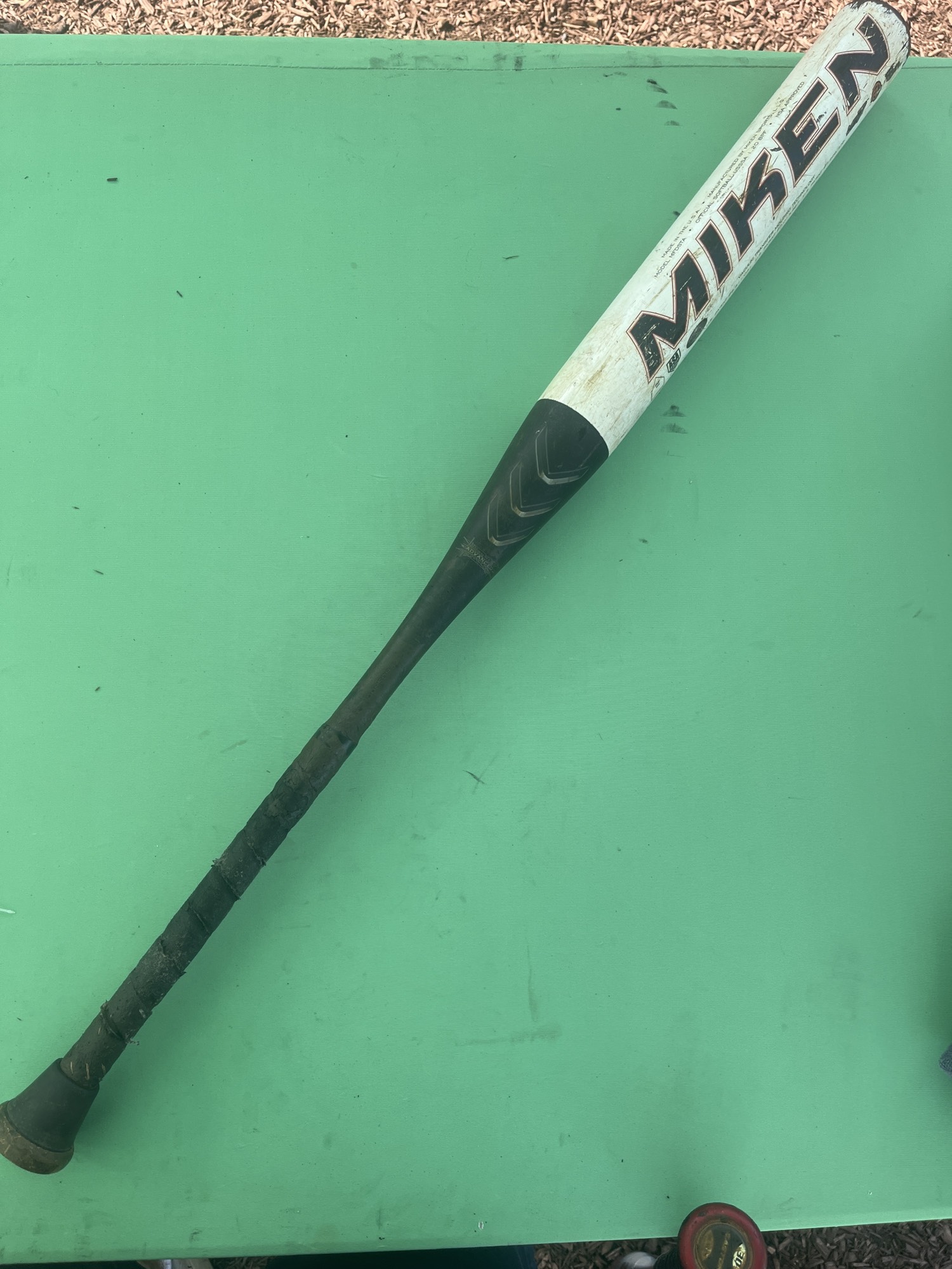 White Used Miken Freak Bat (-4) 30 oz 34" | SidelineSwap