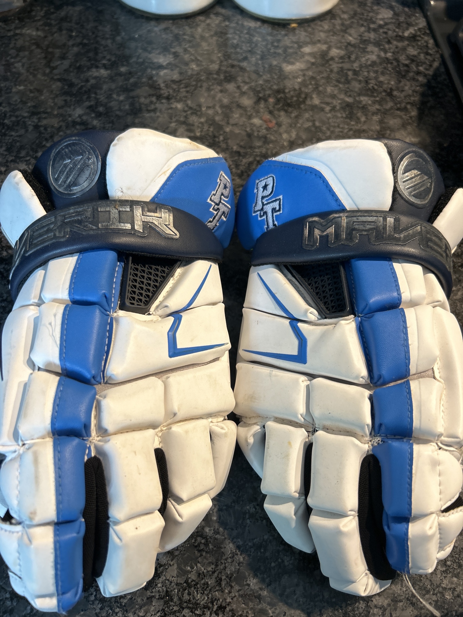 Maverick M4 Gloves | SidelineSwap