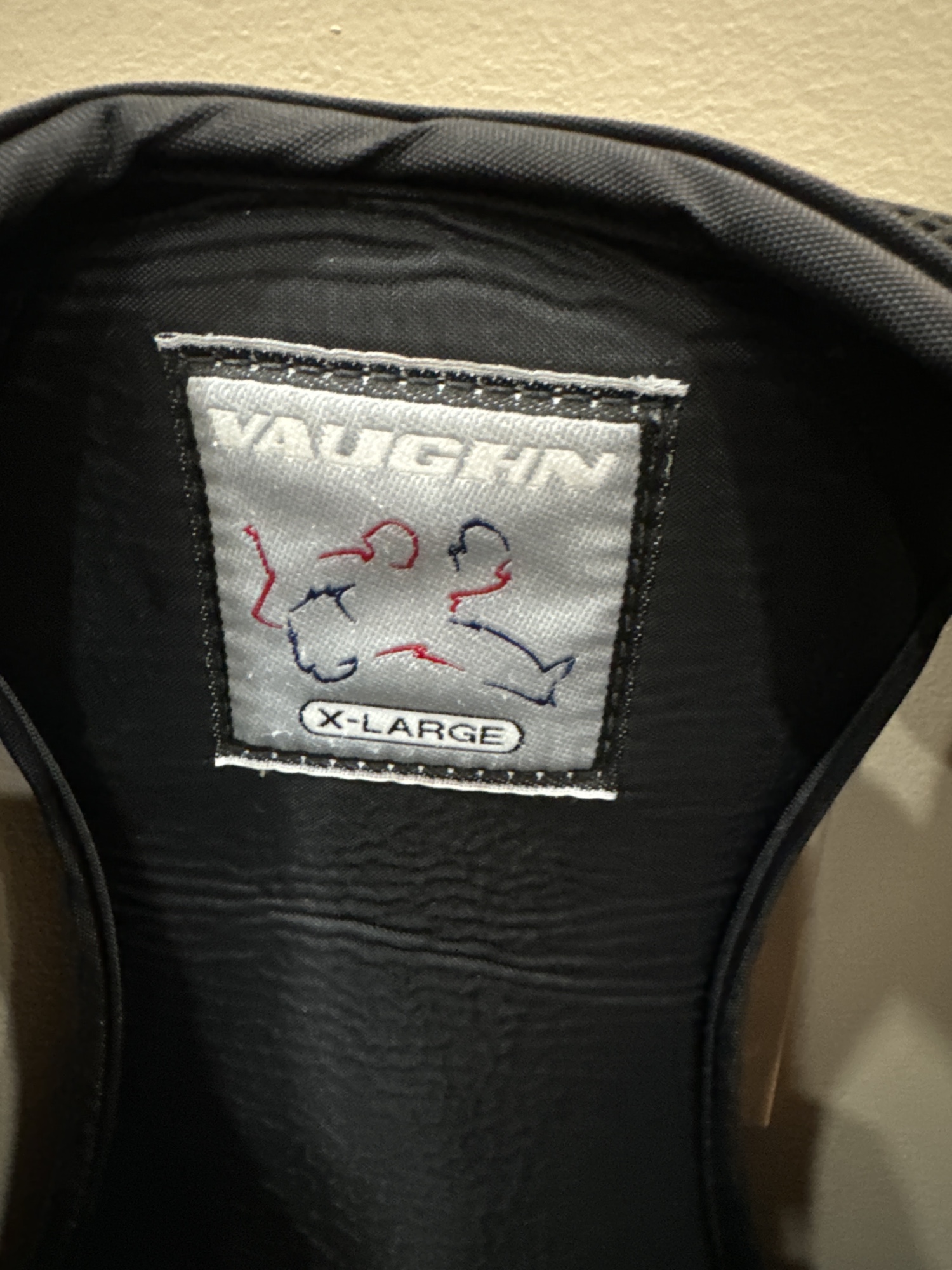 Vaughn V9 Pro Carbon Goalie Chest Protector Size Xl Item#WMV9 ...