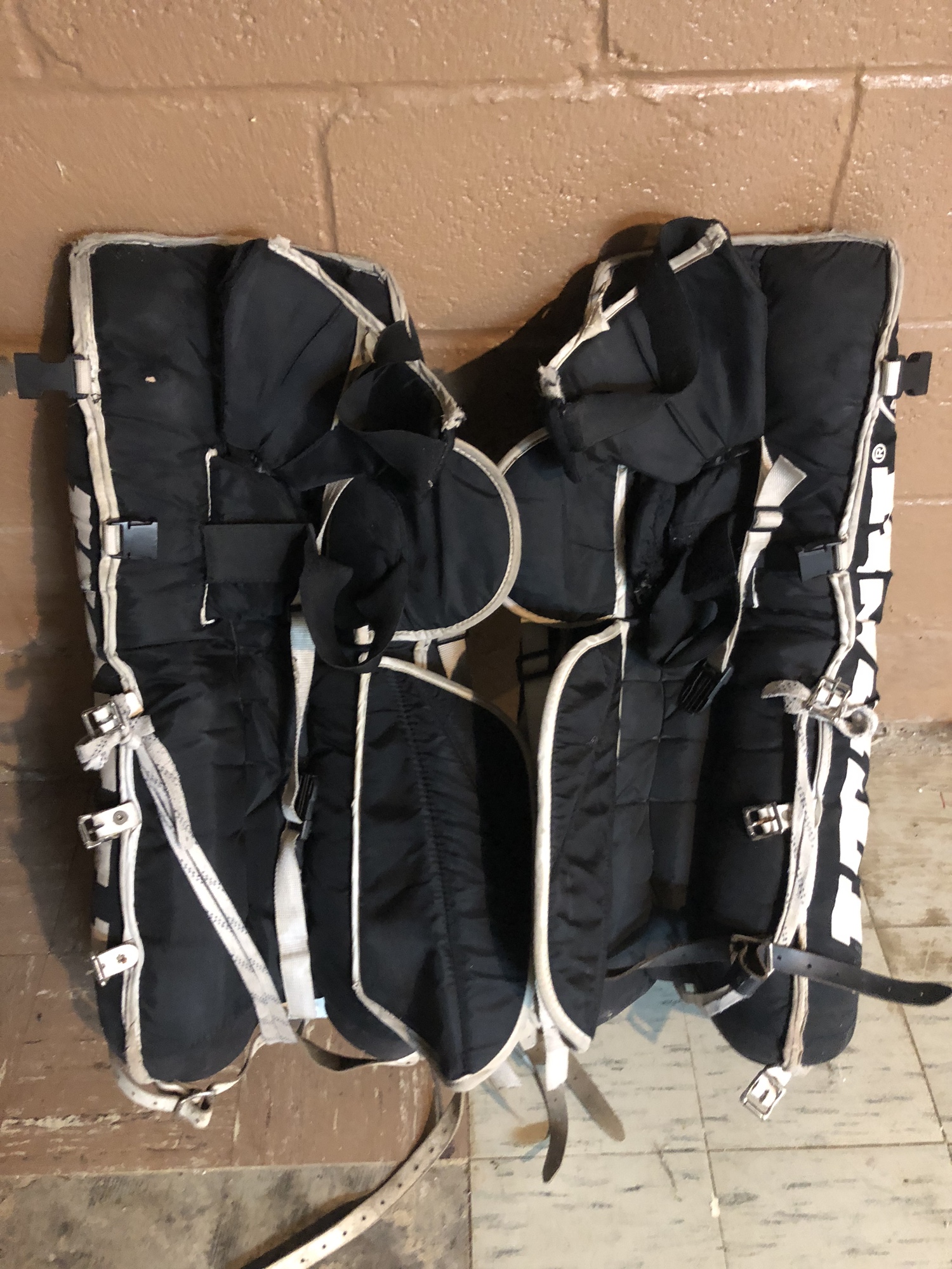 Itech Profile Goalie Pads | SidelineSwap