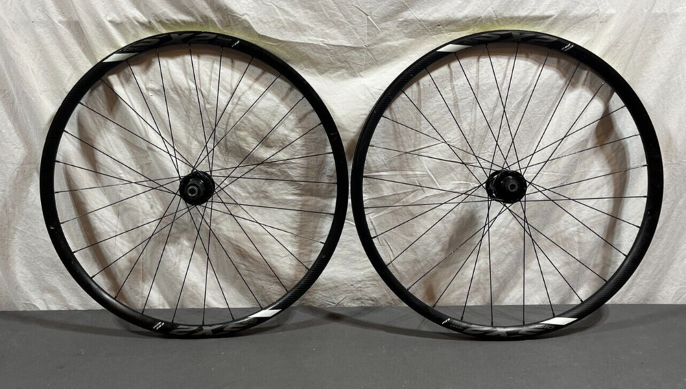 Giant SX2 28-Spoke Black Aluminum Disc Brake Thru Axle 622x19/700C ...