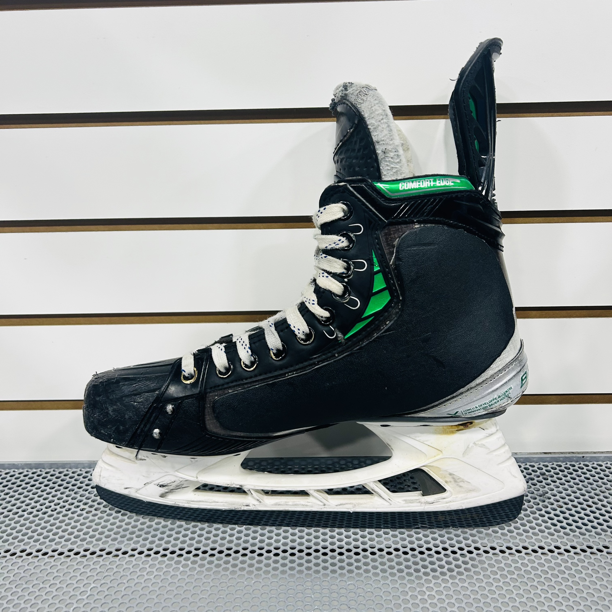 Used Bauer Custom Hyperlite Skates | SidelineSwap