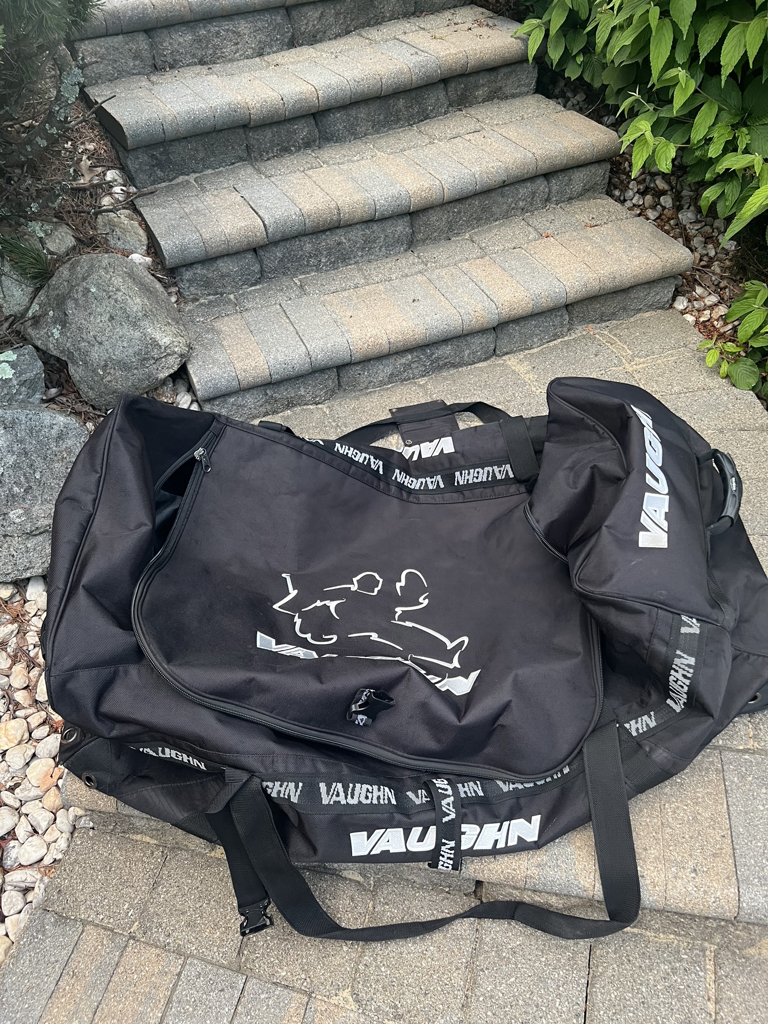Vaughn hockey roller bag | SidelineSwap
