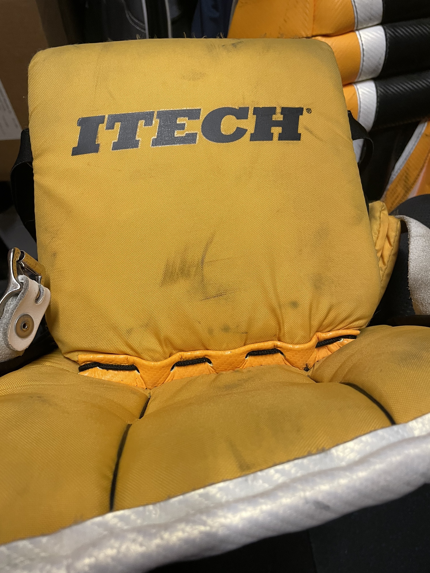 Used Itech Vamp 10.8 Goalie Leg Pads 34” Awesome Custom Colors | SidelineSwap