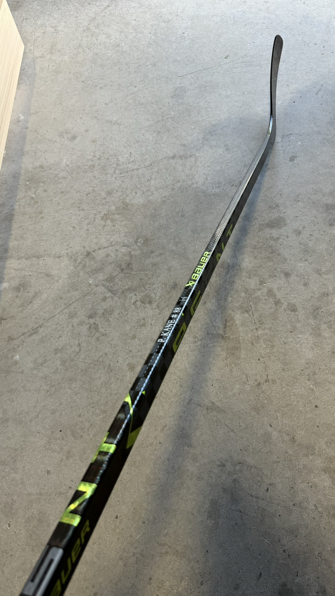 Patrick Kane AG5NT Pro Stock 95 Flex Kane Curve Left Hand Senior New ...