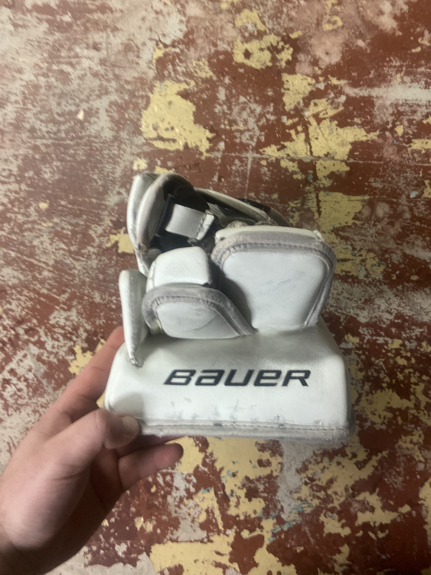 Bauer Reactor 6000 Senior Blocker | SidelineSwap