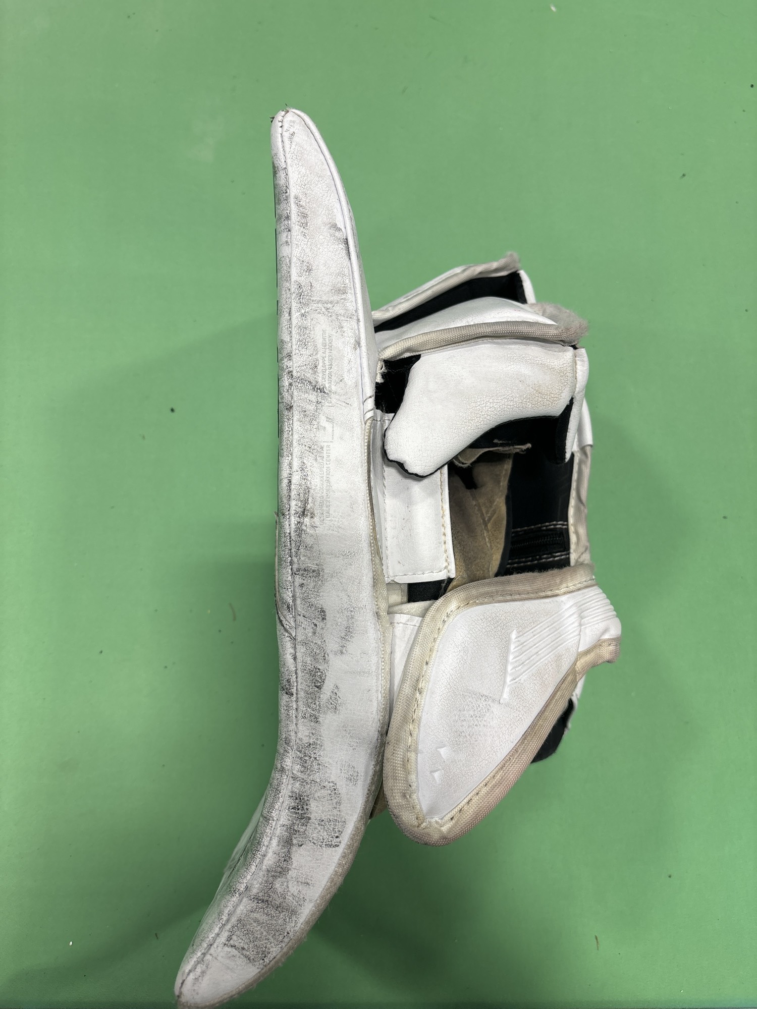 Used Senior Bauer M5 Pro Regular Goalie Blocker | SidelineSwap