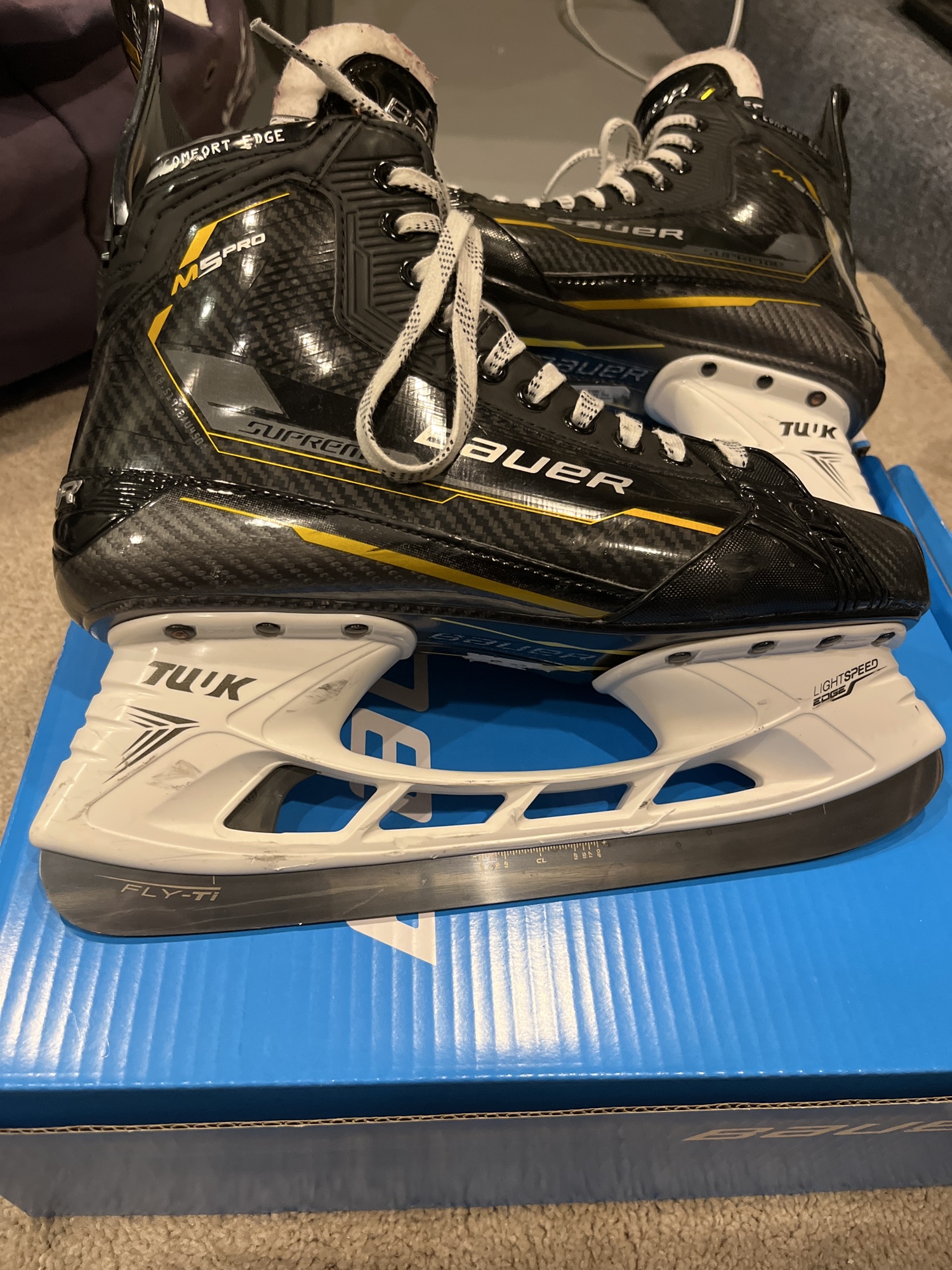 Bauer Supreme M5 Pro Senior (Fly-Ti Blades) Like New!!! | SidelineSwap