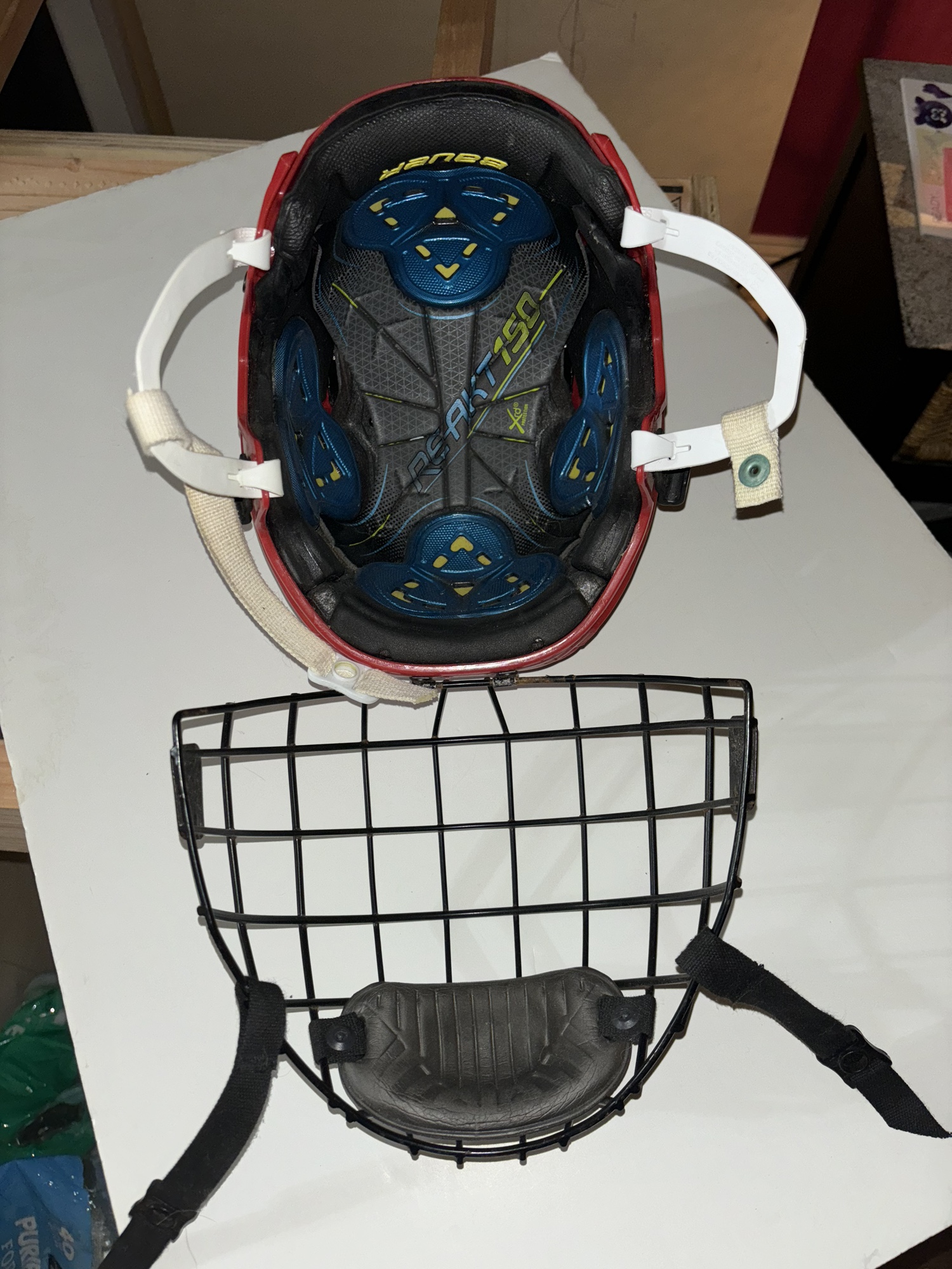 Large Bauer Re-Akt 150 Helmet W/ Med. profile ii Cage | SidelineSwap