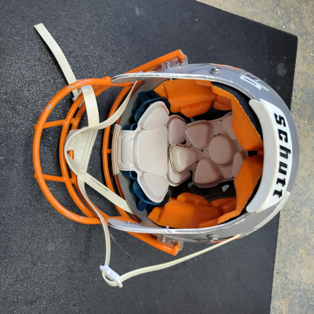 Used Schutt Recruit Hybrid 2016 Yth Sm Football Helmets | SidelineSwap