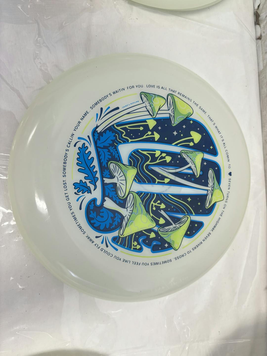 New Funn And Frolic Mushrooms 175g Glow Ultimate Frisbee Disc ...