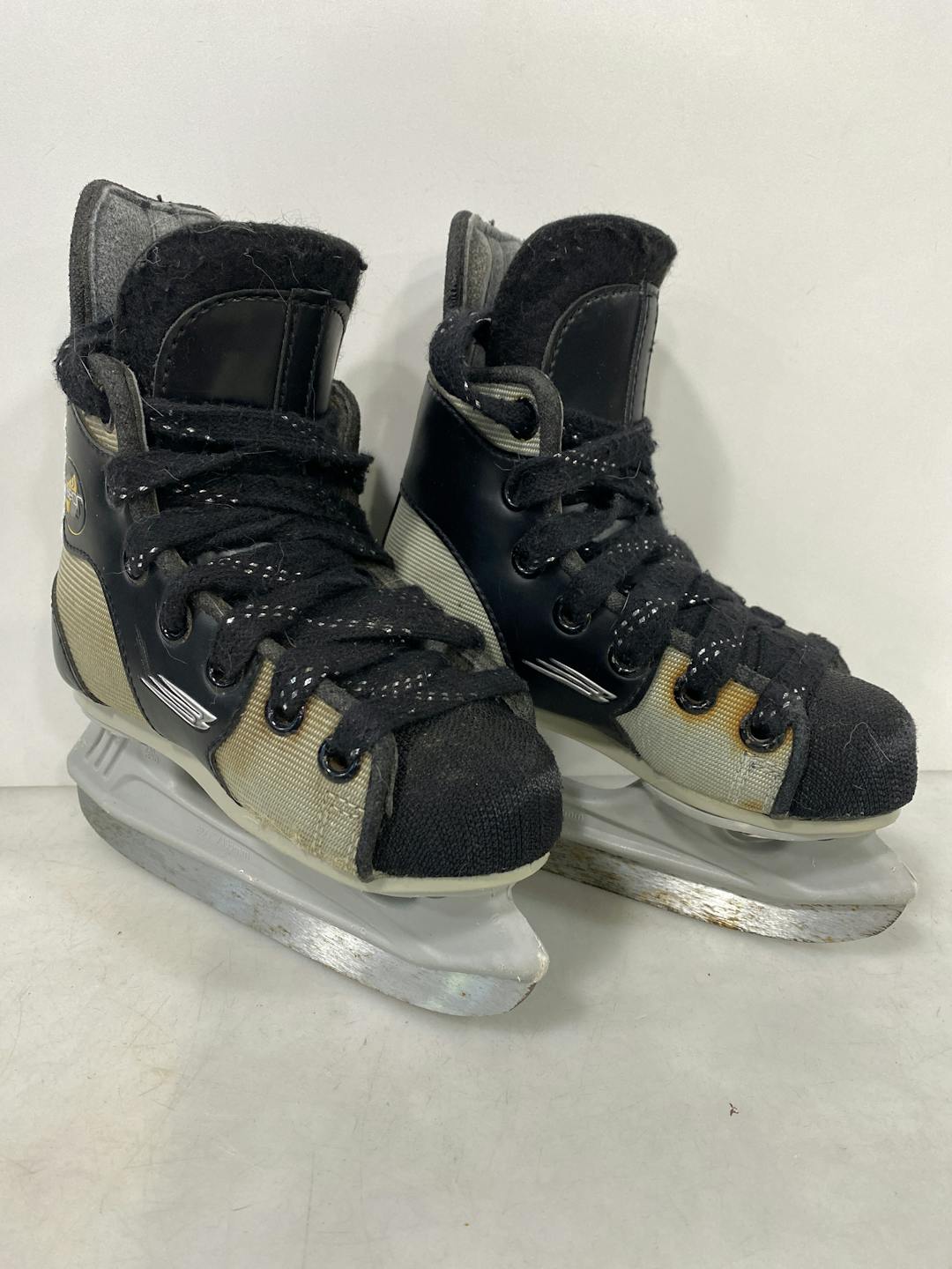 Used Bauer Vap Youth 08.0 Ice Hockey Skates | SidelineSwap
