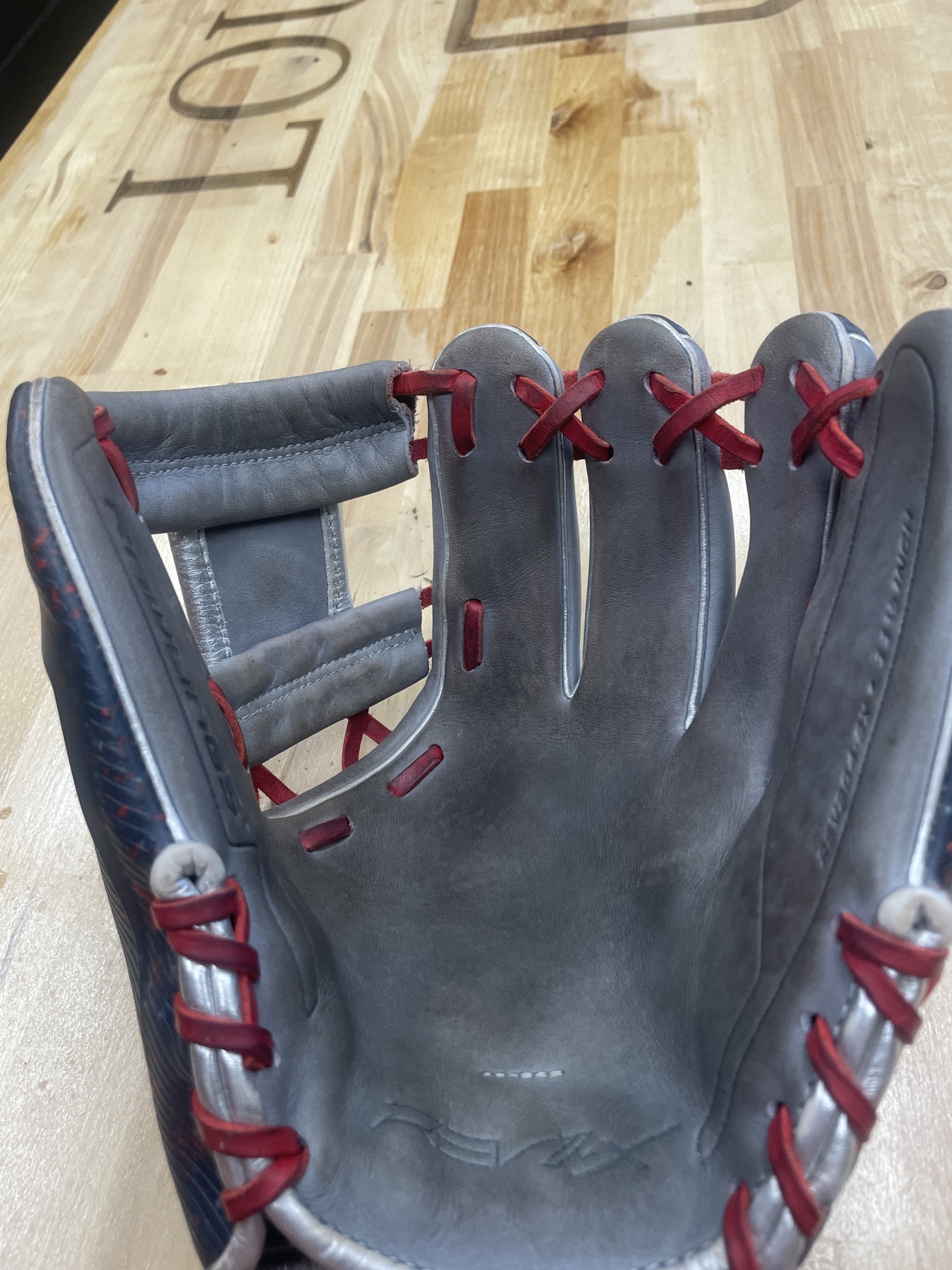 Used Infield 11.5" REV1X Baseball Glove | SidelineSwap