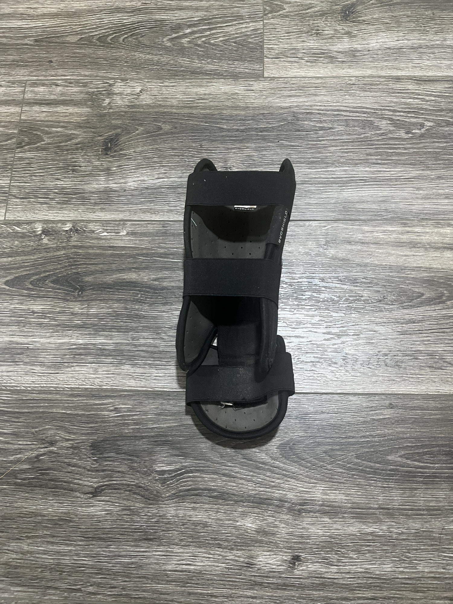 Used Black EvoShield Leg Guard (VERY GOOD CONDITION) | SidelineSwap
