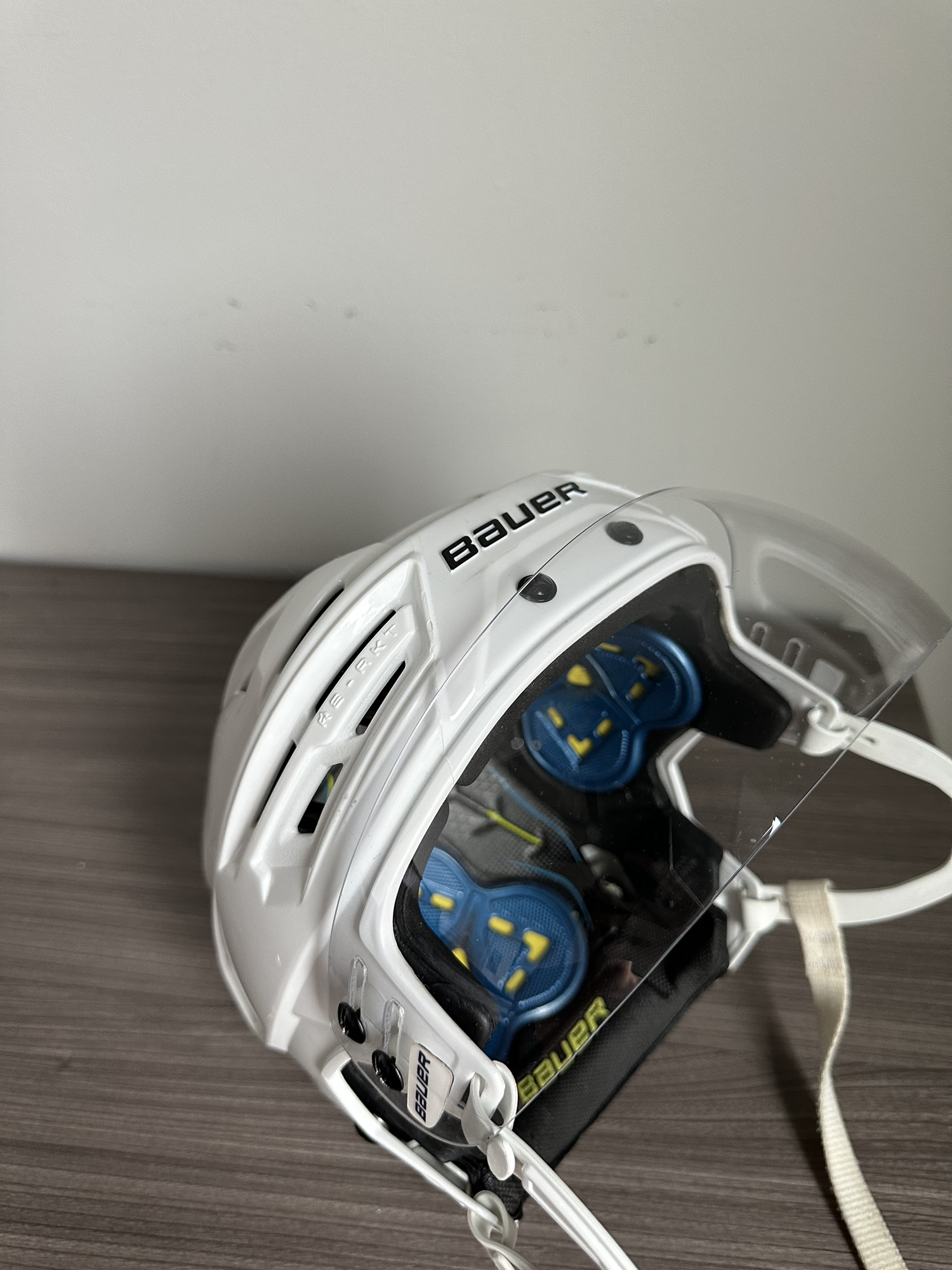 Medium Bauer Pro Stock Re-Akt 150 Helmet With Visor | SidelineSwap