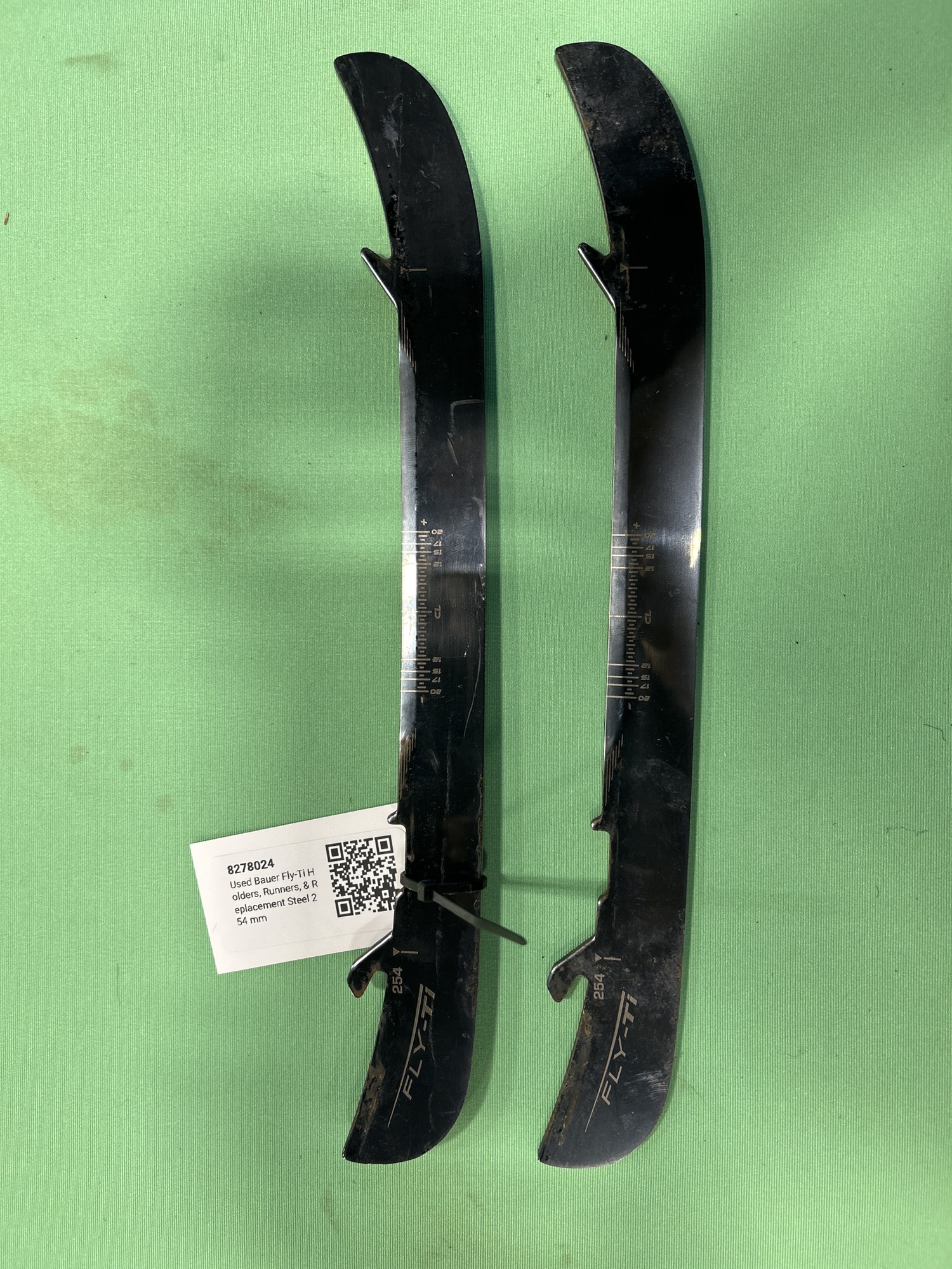 Used Bauer Fly-Ti Holders, Runners, & Replacement Steel 254 mm ...