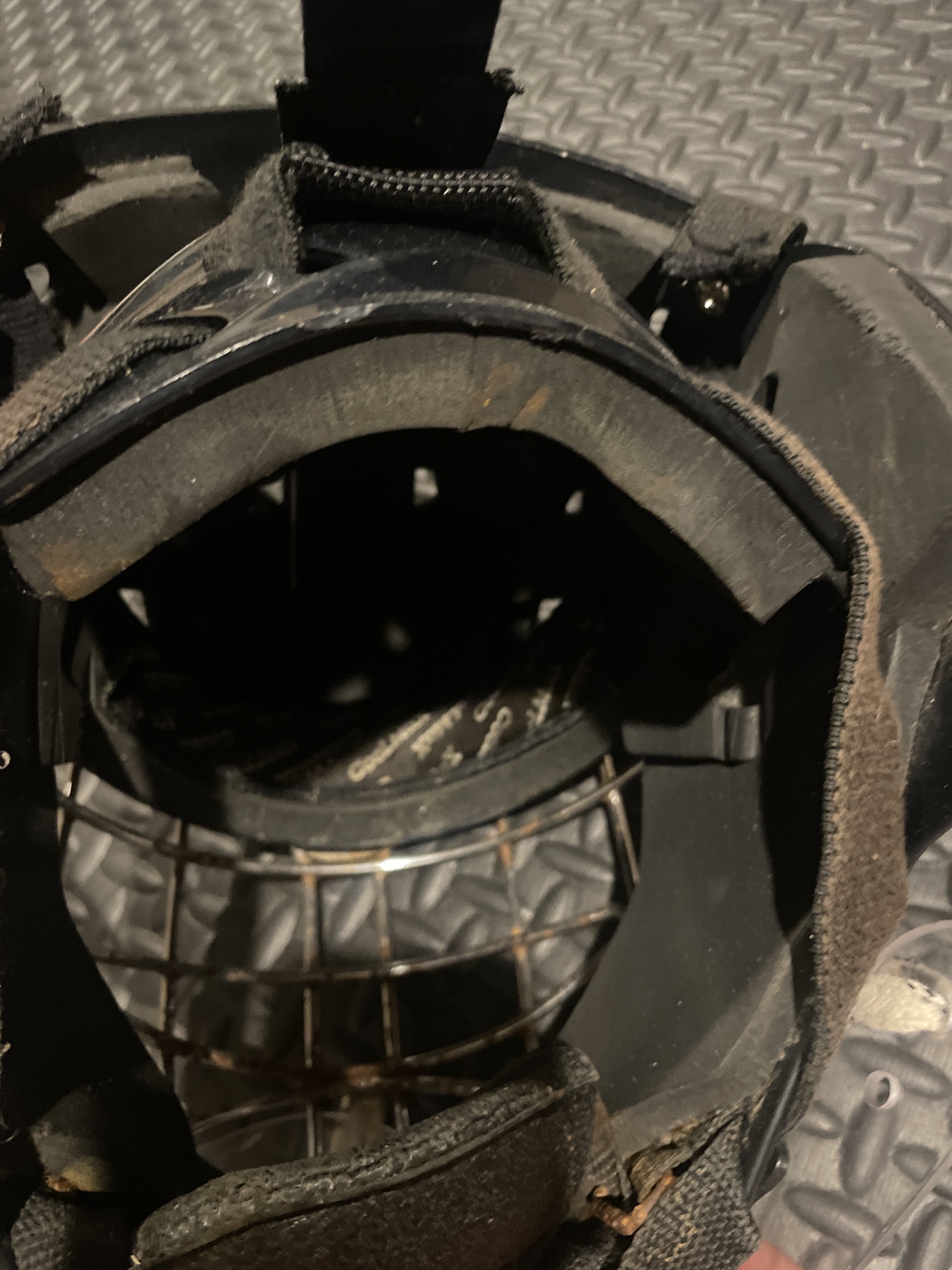 Used Medium Itech Profile 1200 Helmet | SidelineSwap