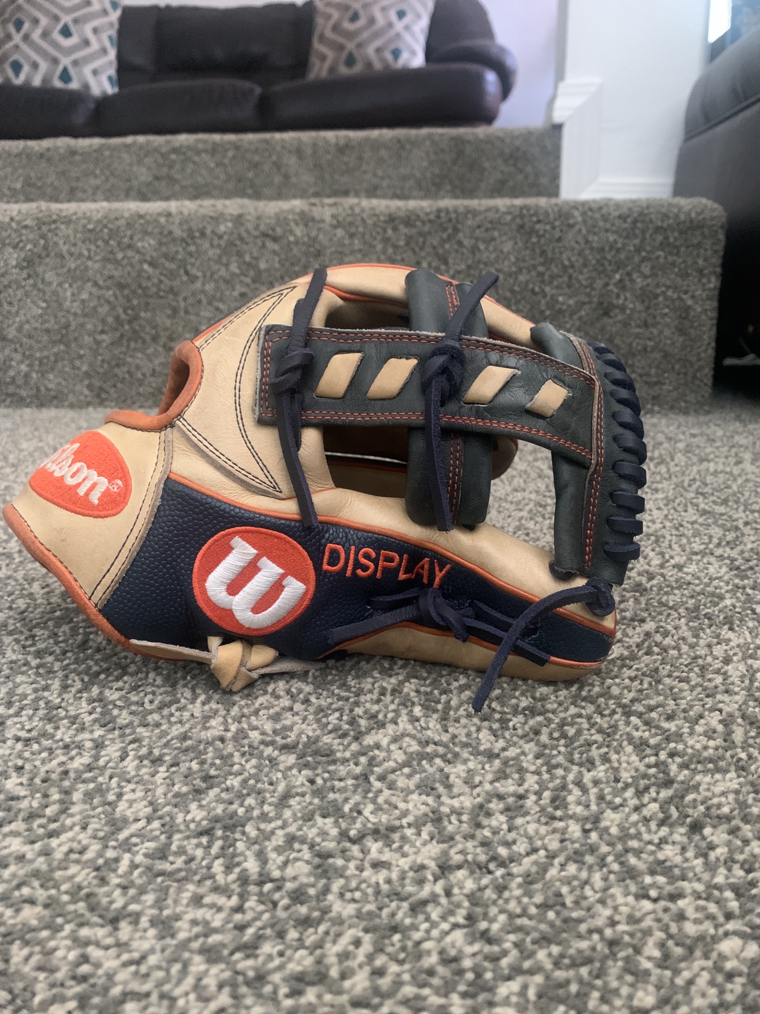 Used Infield 11.5" A2000 Baseball Glove | SidelineSwap