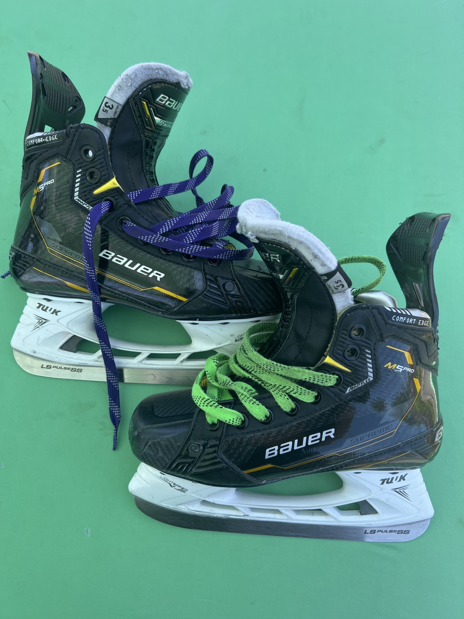 Used Junior Bauer Supreme M5 Pro Hockey Skates Regular Width Size 3.5 ...