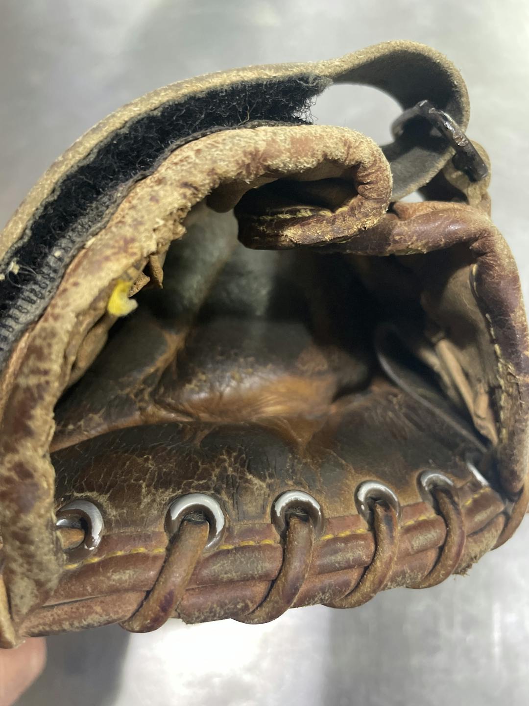 Used Nokona Amg-700k-pro 14" Fielders Gloves | SidelineSwap