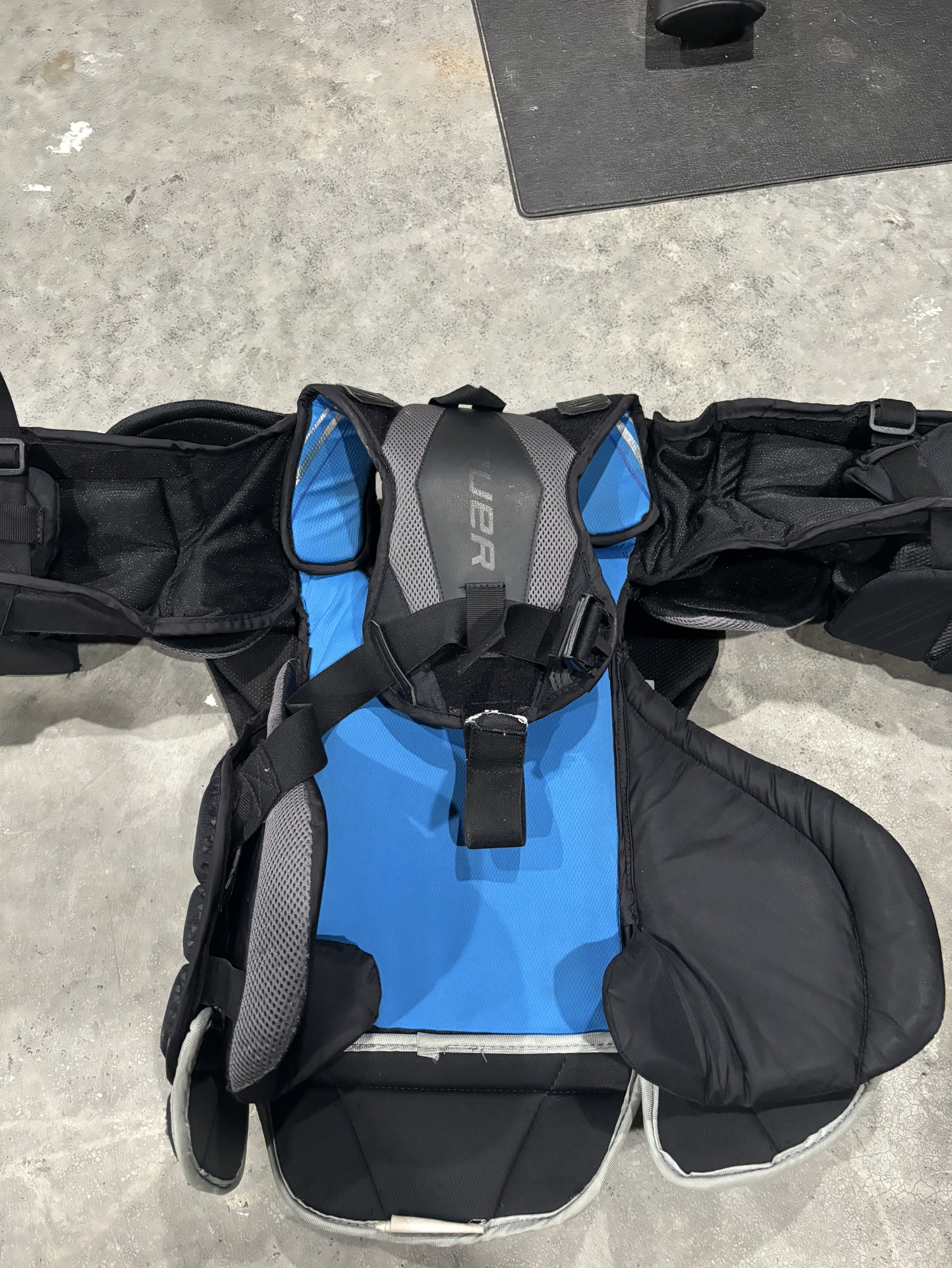 Used Bauer Elite Goalie Chest Protector - Intermediate small | SidelineSwap