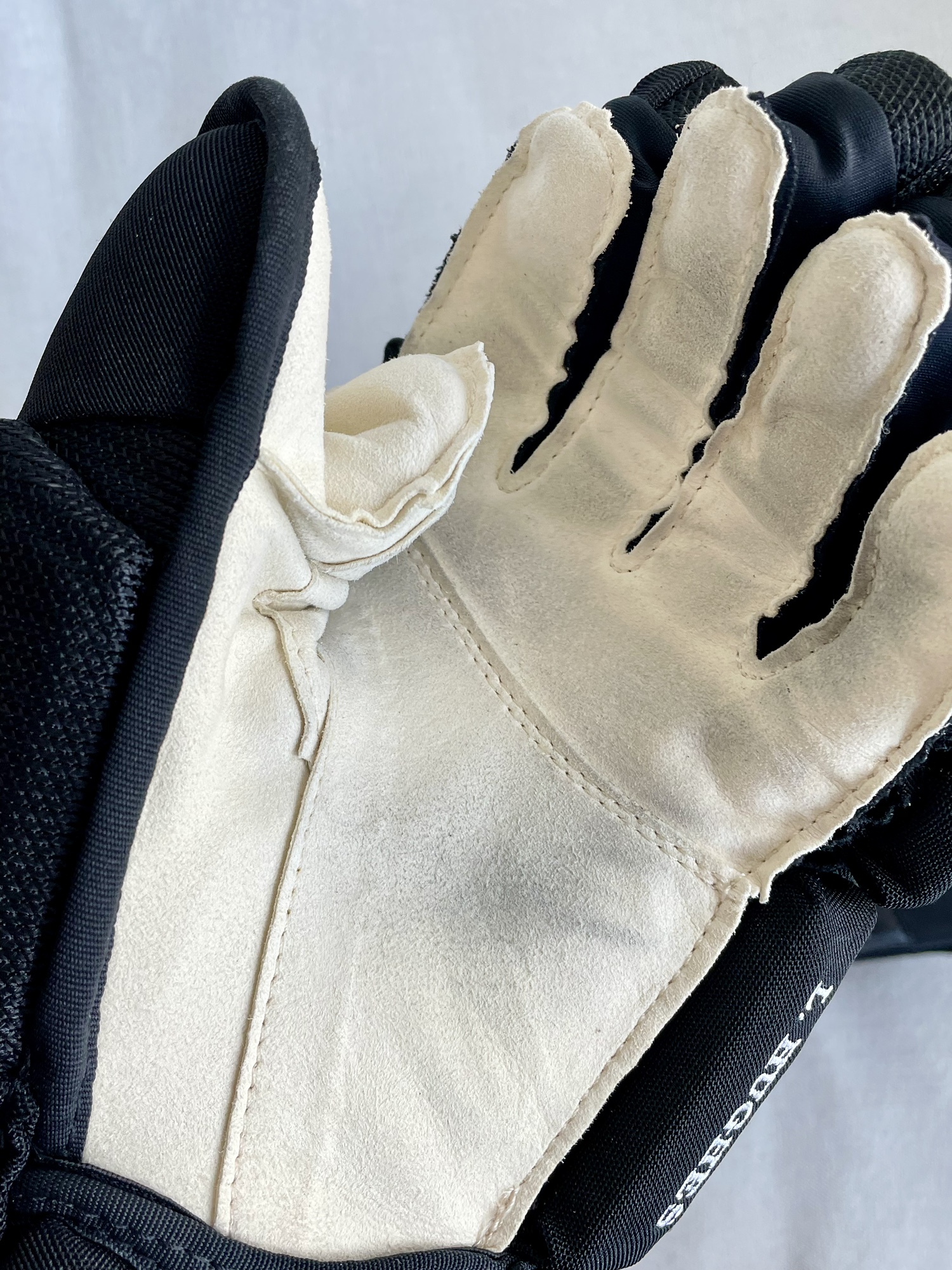 Luke Hughes Bauer Hyperlite 14” Black Pro Stock Devils Gloves ...