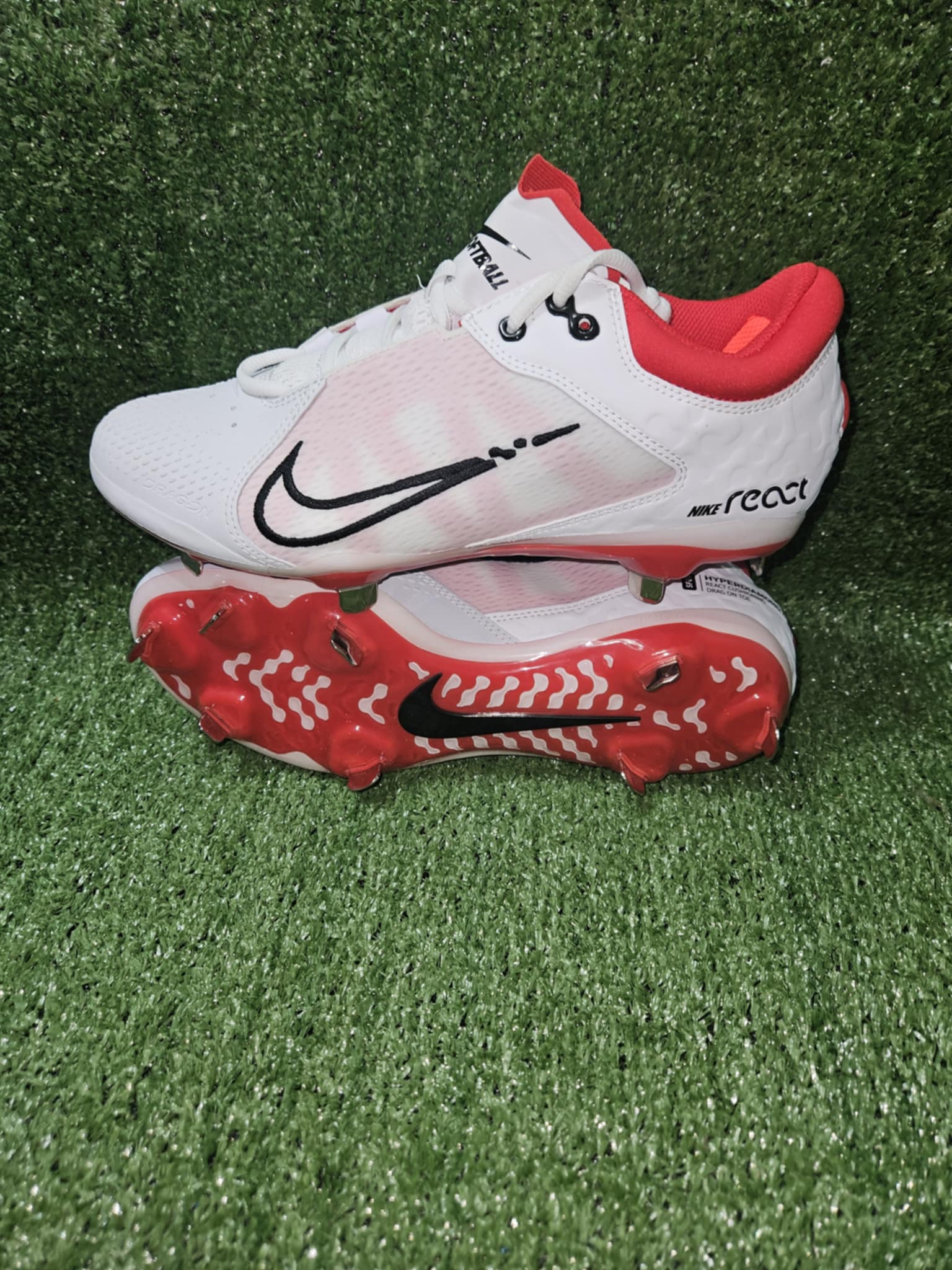 Nike Women's Hyperdiamond 4 Elite Softball Cleats Size 8 W | SidelineSwap