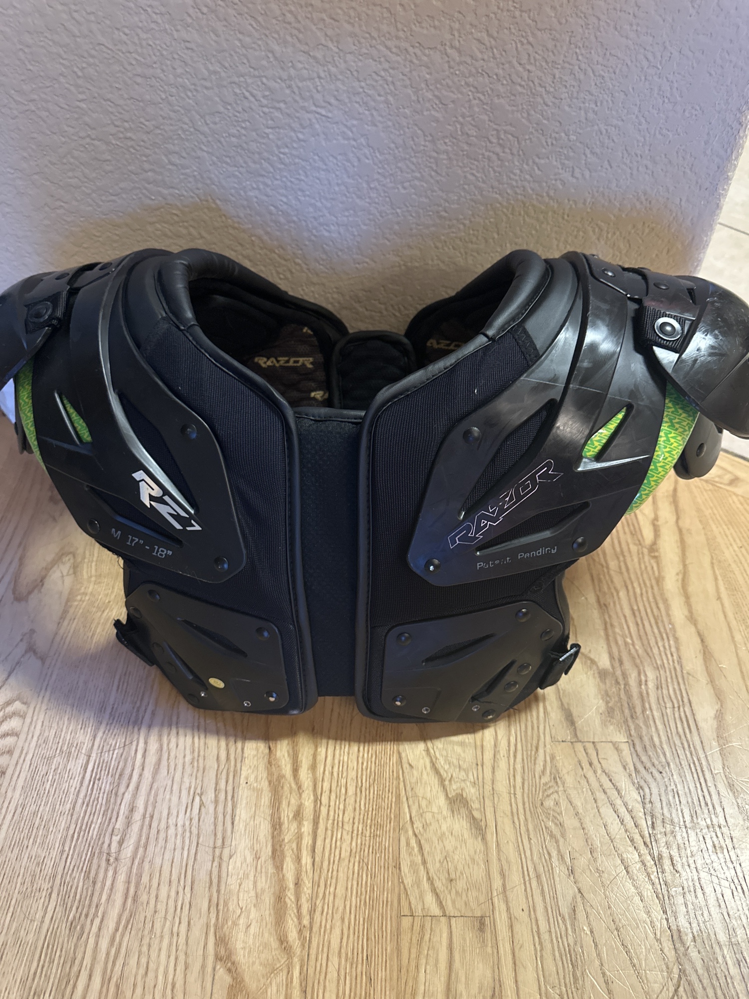 Razor shoulder pads | SidelineSwap