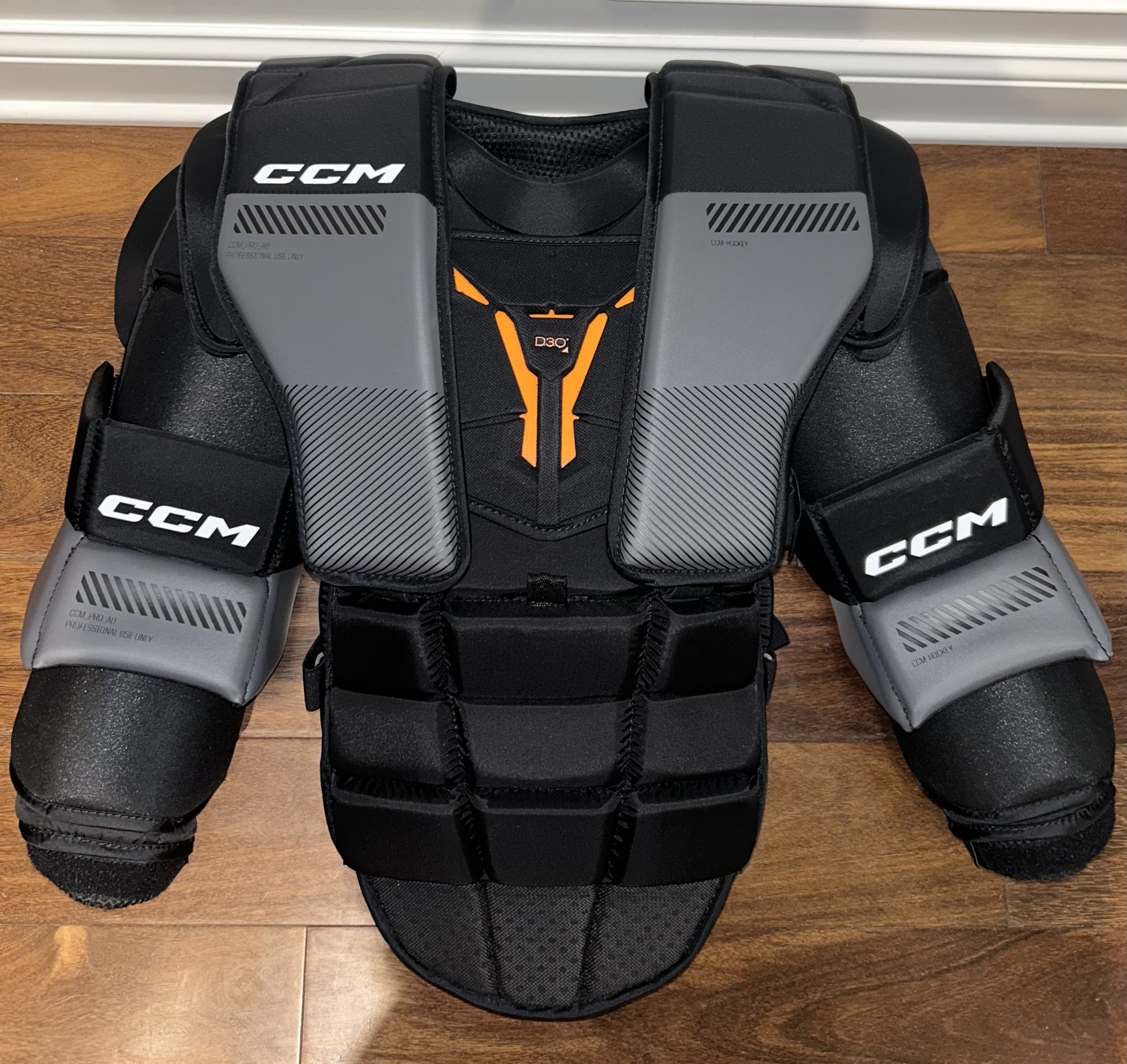 USED ONCE CCM PRO SPEC CHEST PROTECTOR LARGE FIT 3 | SidelineSwap