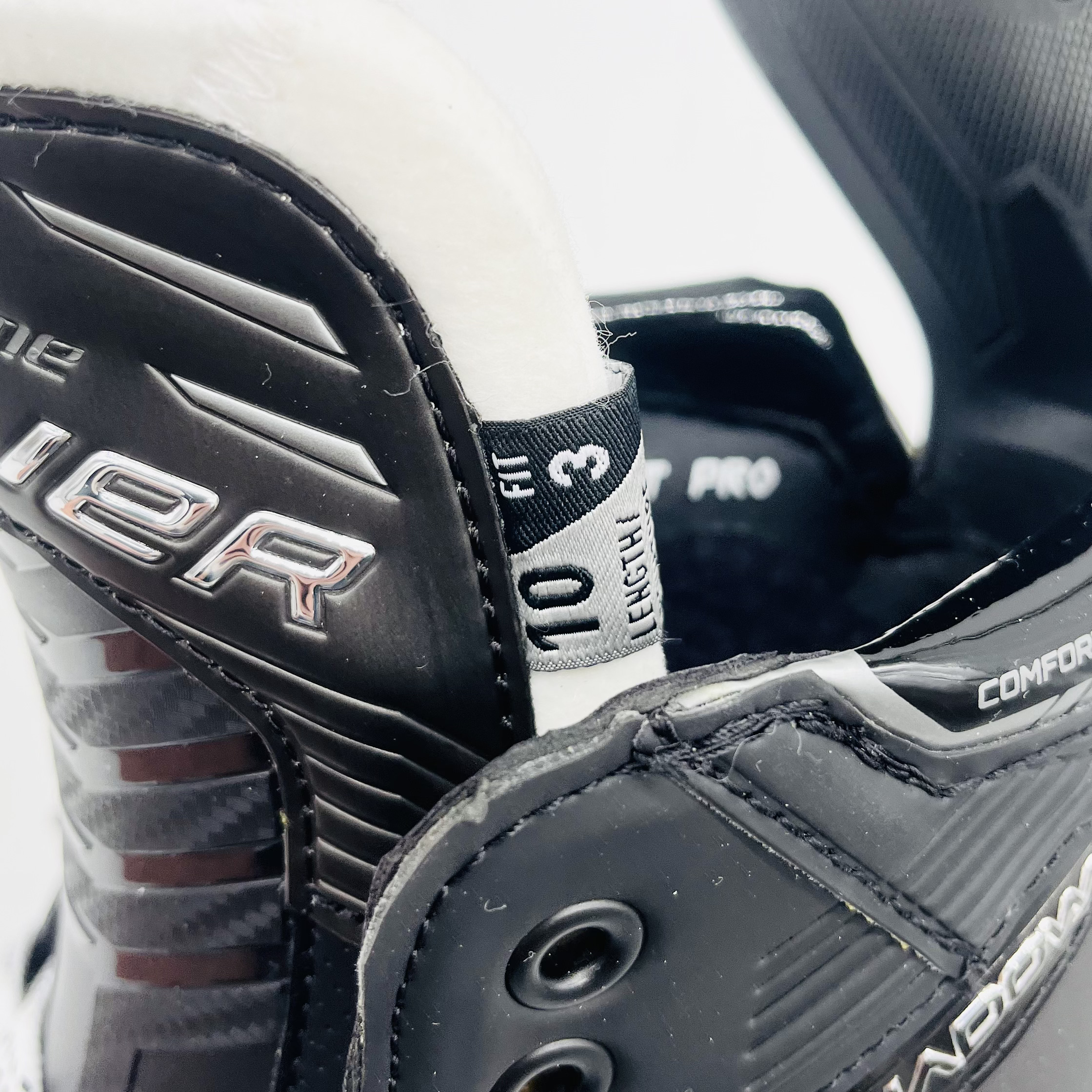 New Bauer Supreme SHADOW Hockey Skates-10 Fit#3-288 | SidelineSwap