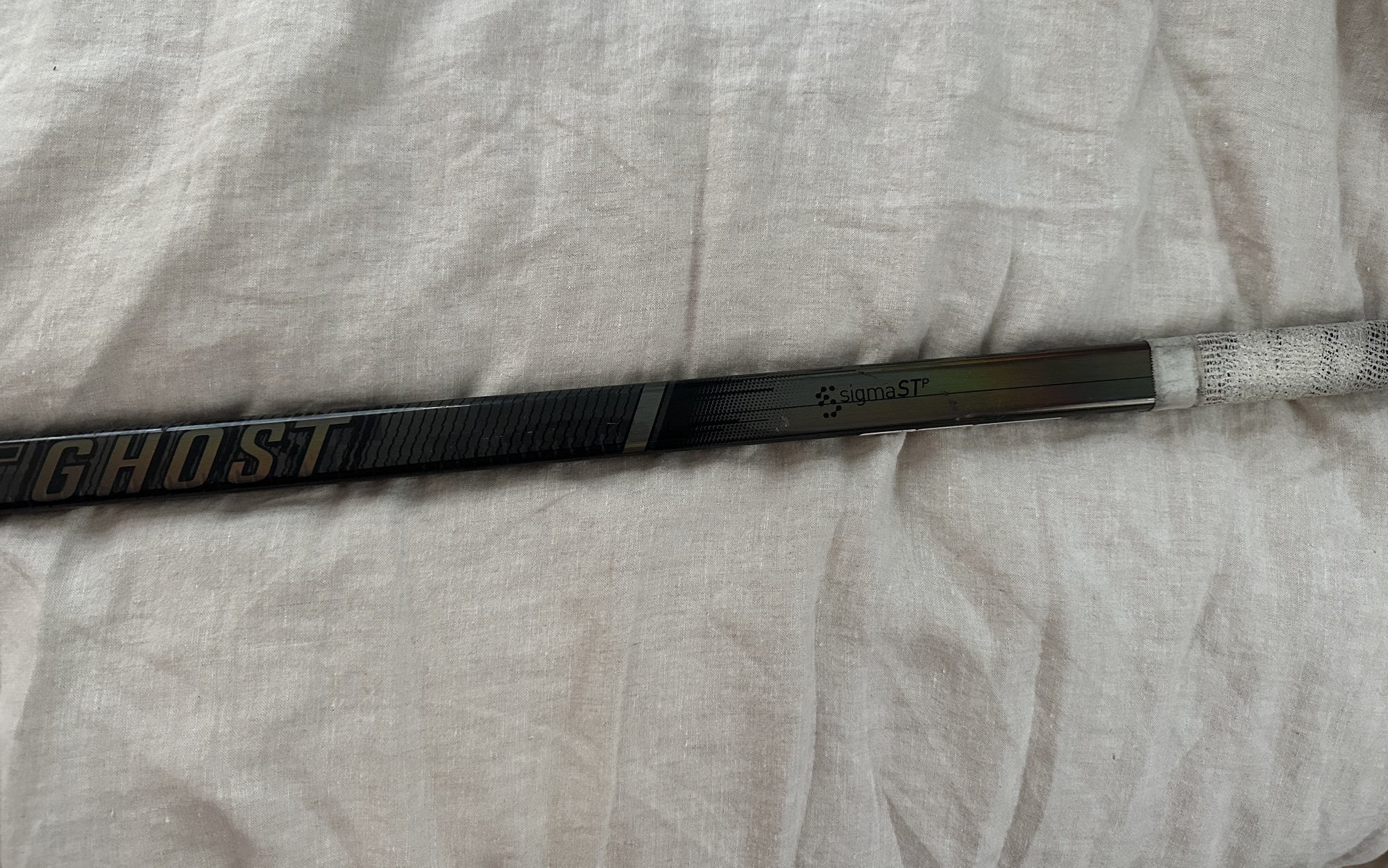 CCM FT Ghost Senior Hockey Stick (Lefty - 70 Flex - P29 Curve ...