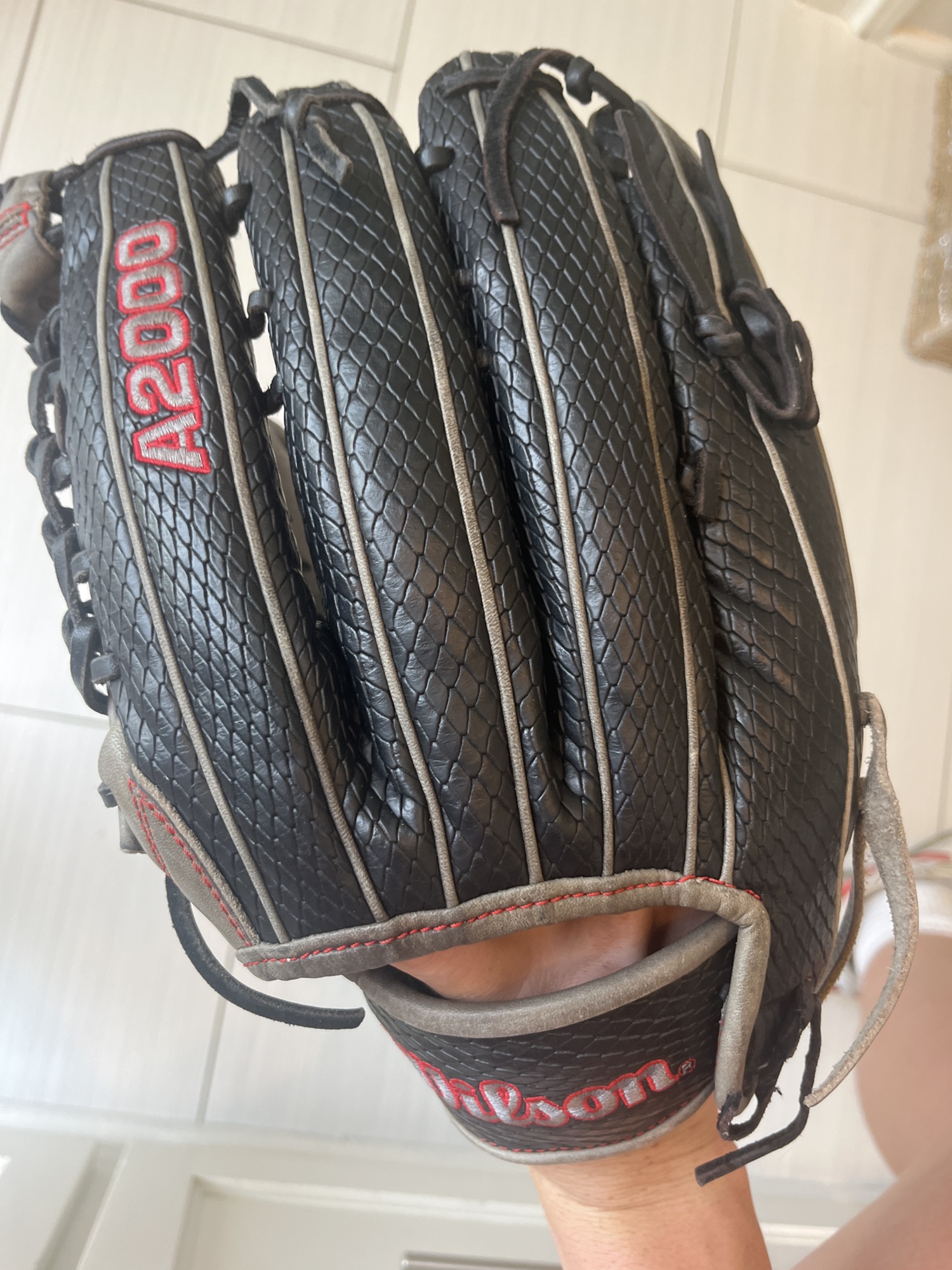 Outfield 12.25" A2000 Baseball Glove | SidelineSwap