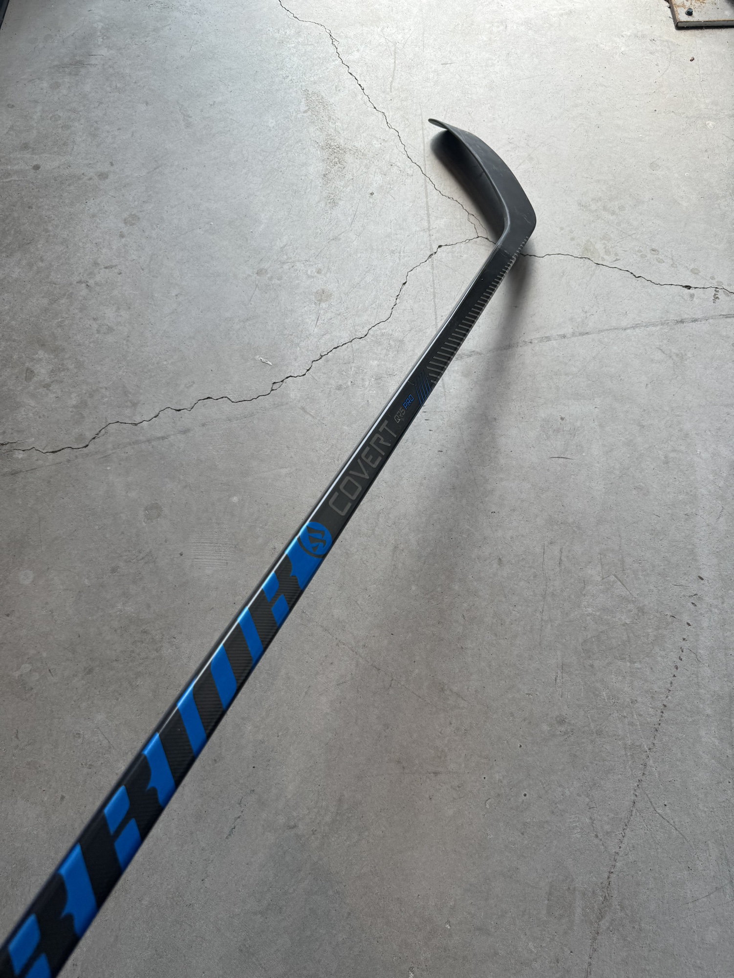 NHL New Senior Warrior Right Handed Custom P28 75 Flex Pro Stock Covert ...